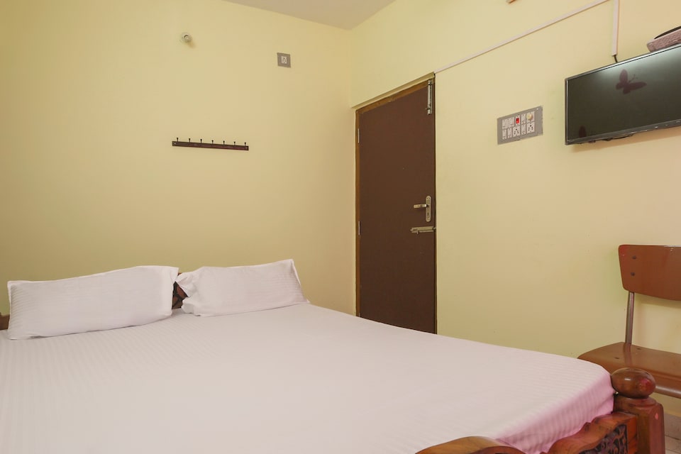 SPOT ON 42969 Royal Residency , SPOT ON Trichy, Book @ ₹1095 - OYO