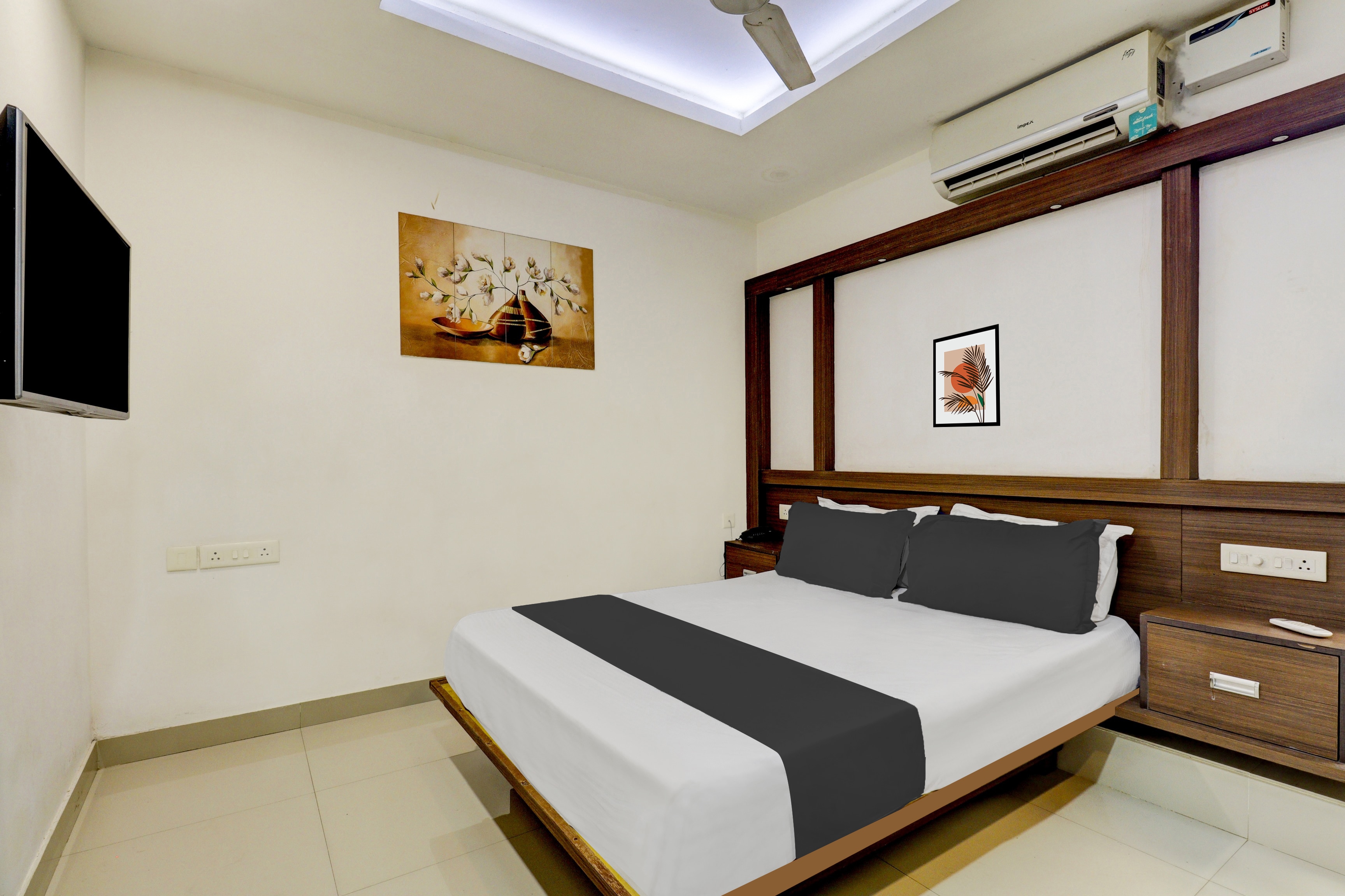 Super Hotel O Kazhakoottam Near AL SAJ Convention Centre, Flagship ...