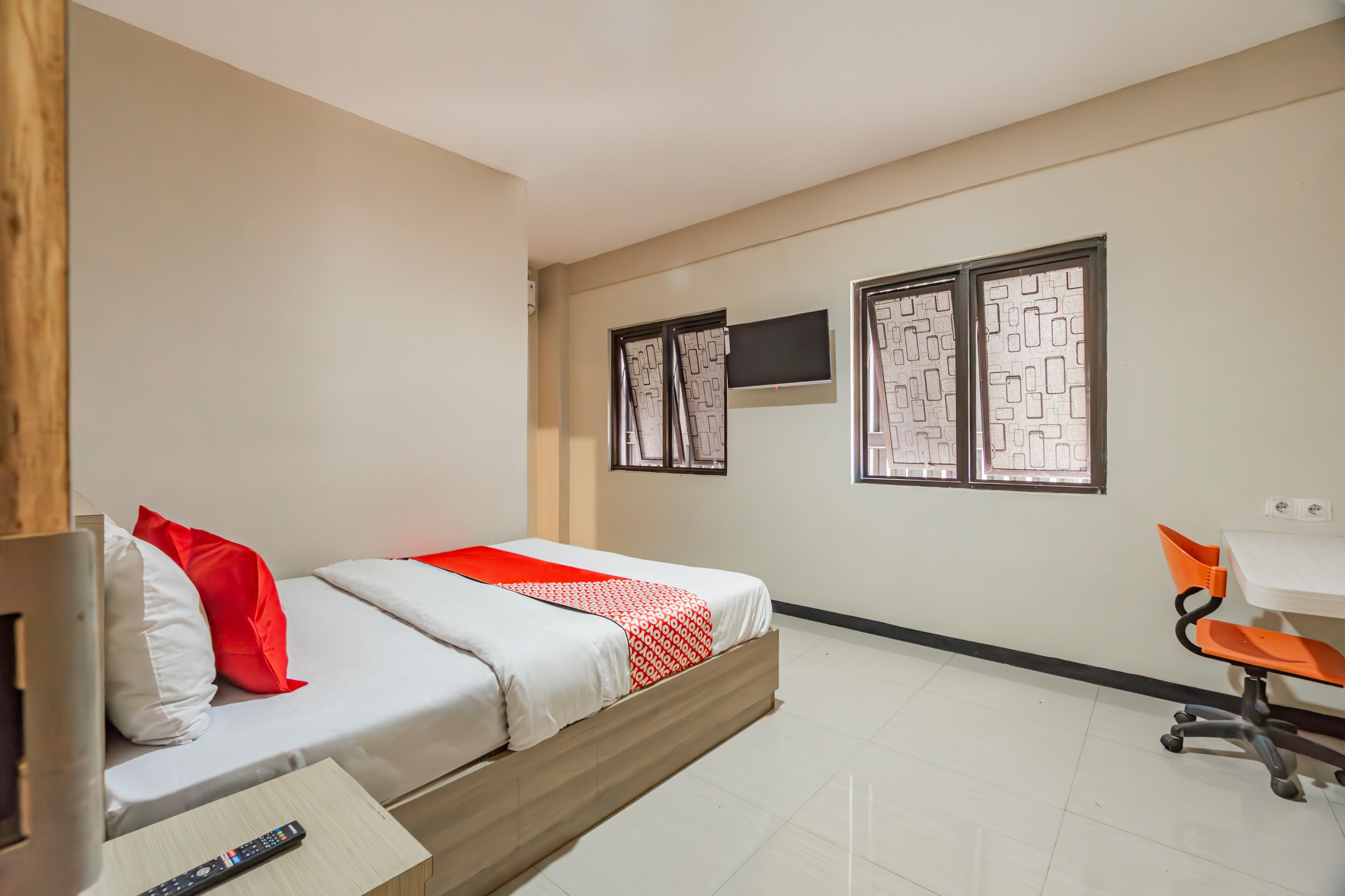 Hotel O Rungkut Near Its Surabaya Formerly Ace Business Hotel, OYO Hotels Surabaya, Book ...