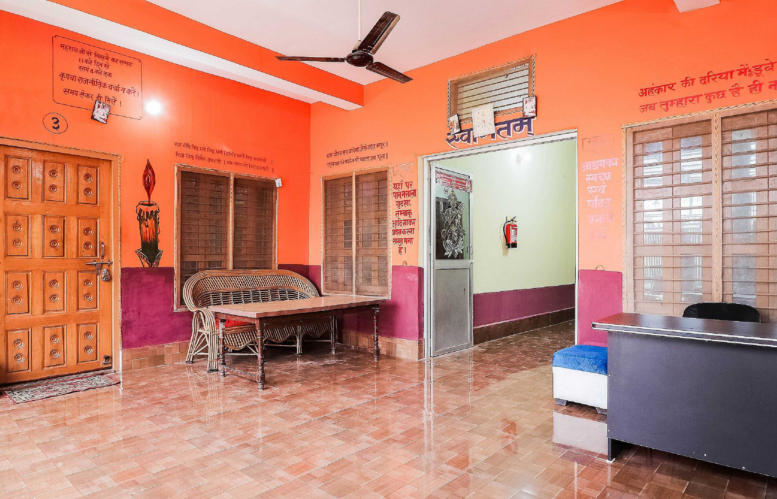 Hotel O by OYO Jyotish House, Home Ayodhya, Book @ ₹3315 - OYO