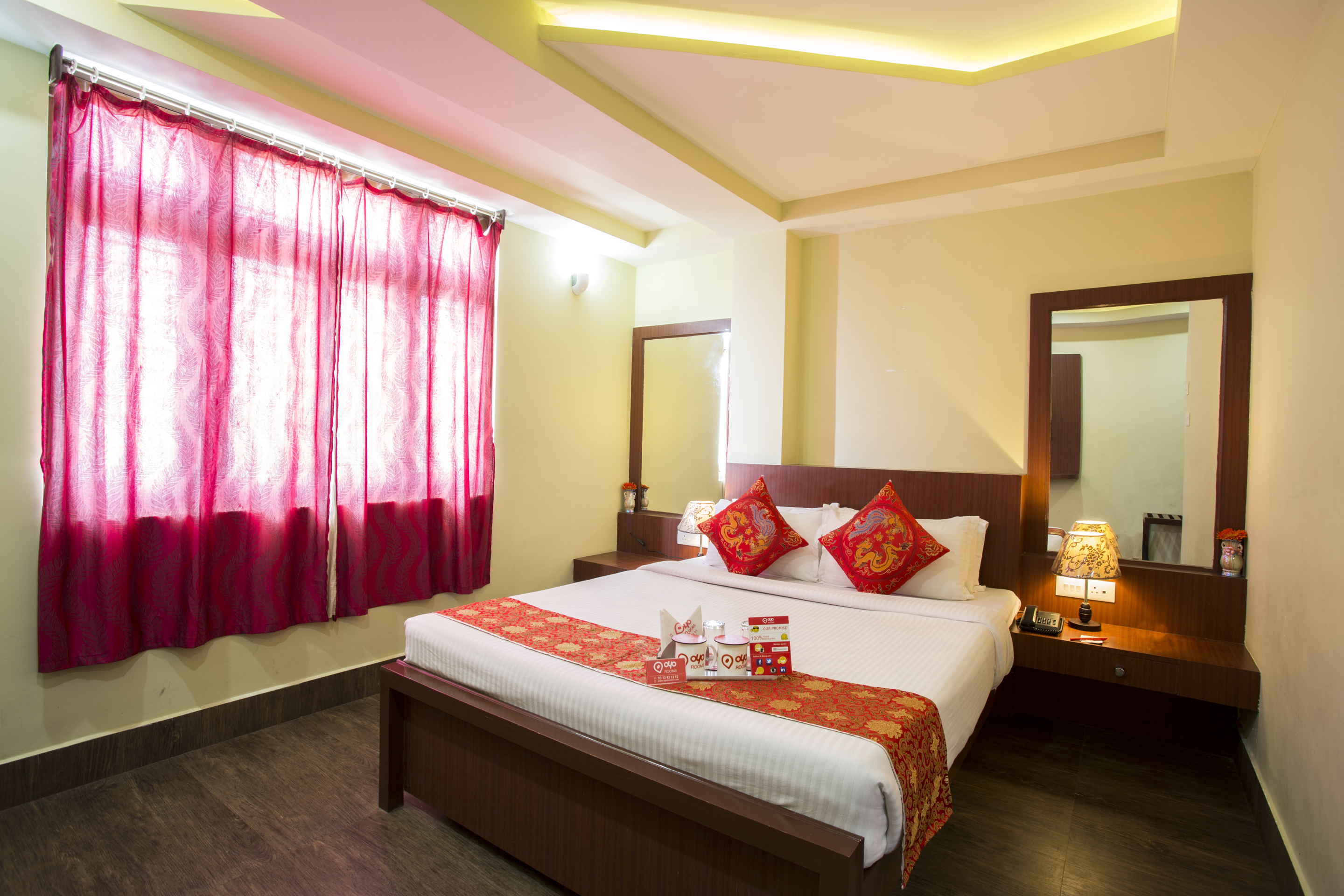 OYO Premium 065 Cant Road, Premium Lucknow, Book @ ₹1095 - OYO