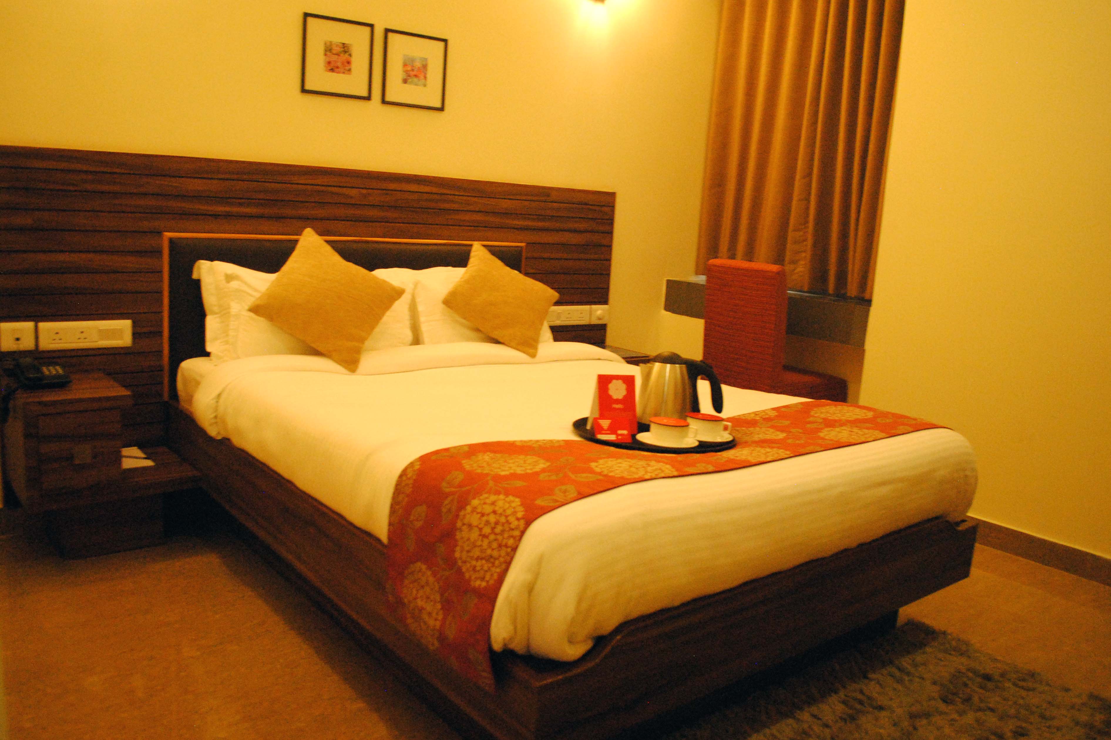 OYO Premium 007 Laitumkhrah, Premium Shillong, Book @ ₹1095 - OYO