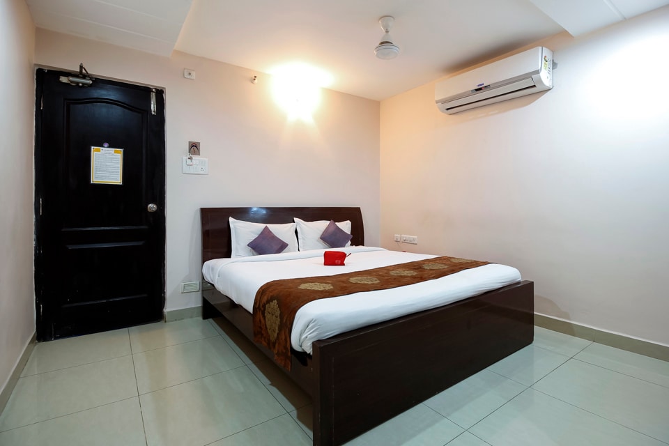 OYO Hotel Swagath Grand, OYO Rooms Hyderabad, Book @ ₹1095 - OYO