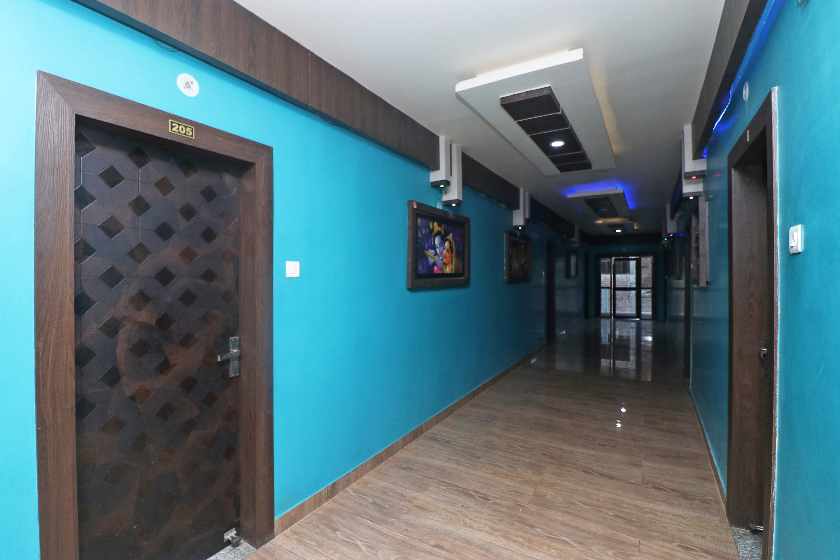 OYO 45668 Hotel Blue Star, OYO Rooms Chapra, Book @ ₹1095 - OYO