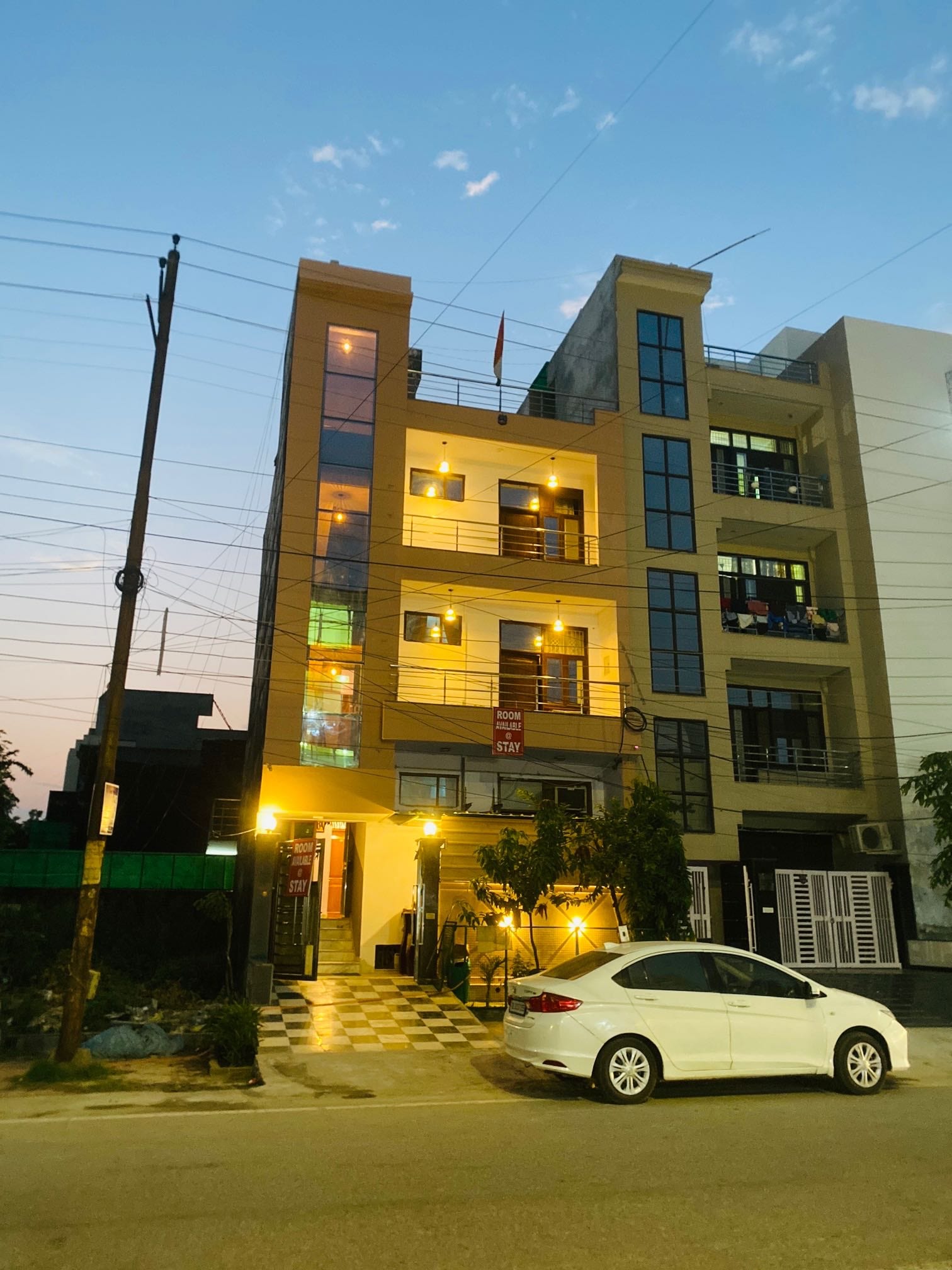 Hotel O Oshiva Stay, Flagship Noida, Book @ ₹680 - OYO