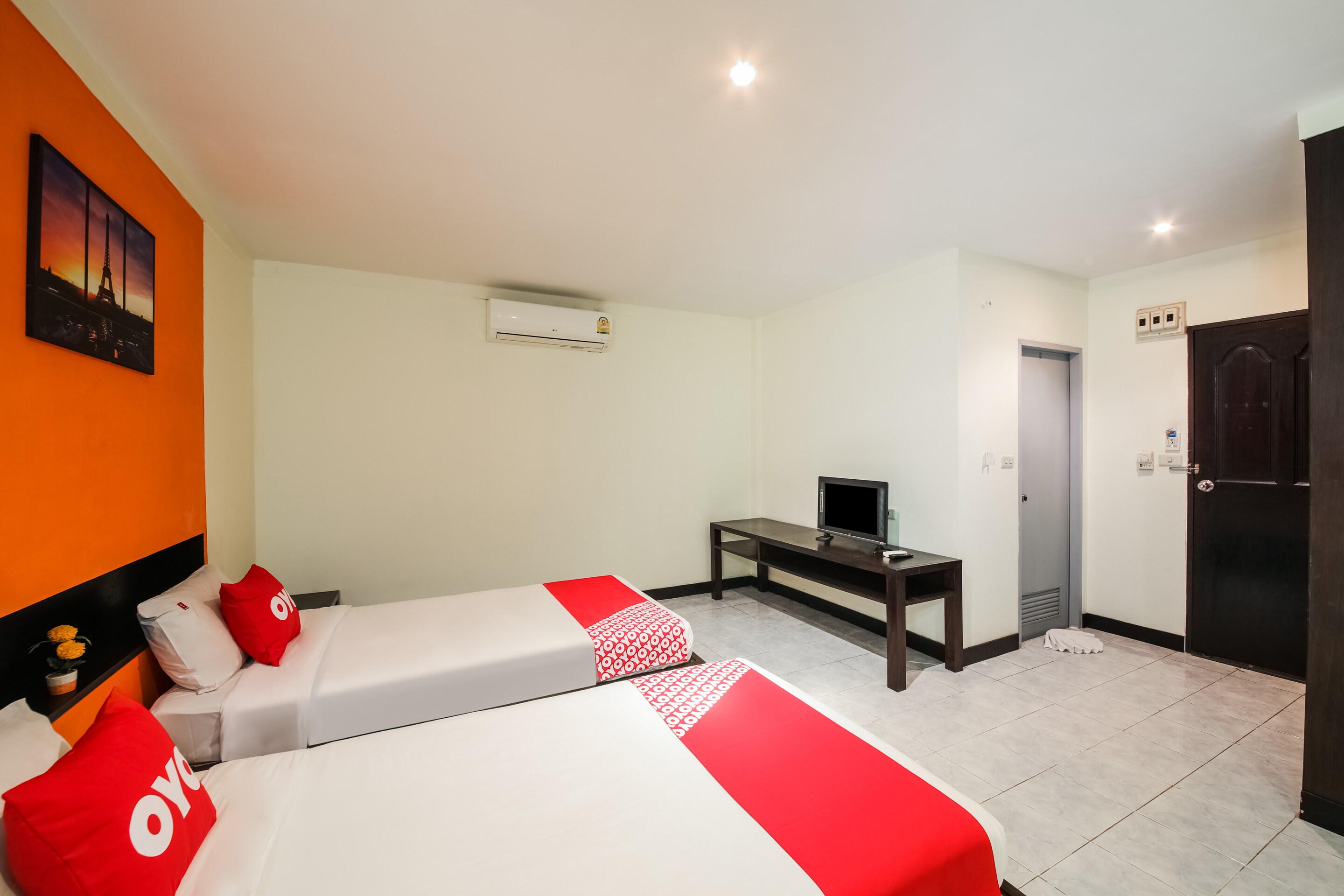 OYO 244 Roar Inn Patong, Phuket, Thailand - OYO Hotels