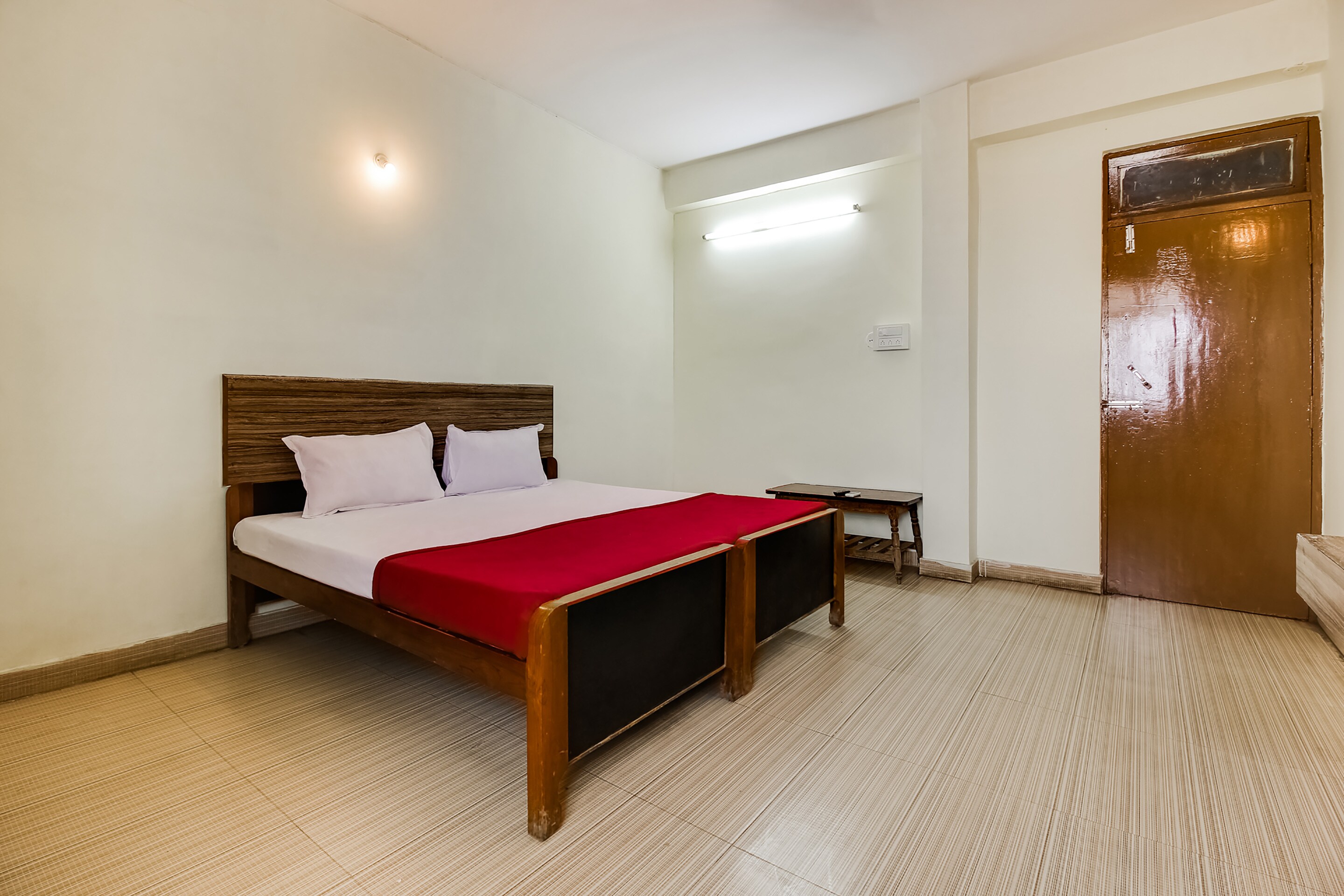 SPOT ON 47385 Shri Sangameshwara Lodge, SPOT ON Shadnagar, Book @ ₹1095 ...