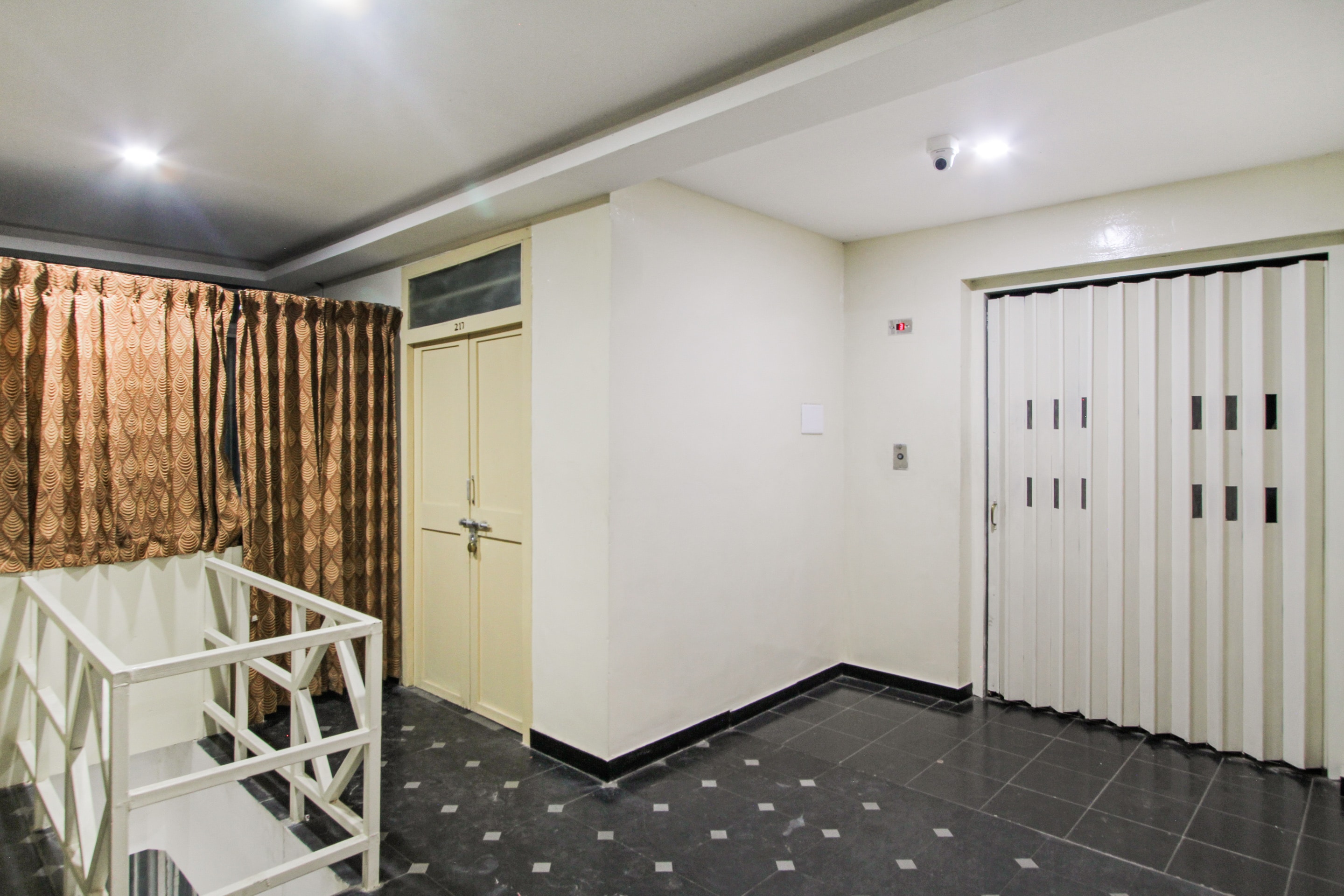 Hotels in Nesavalar Colony Bus Stop, Tiruppur Starting @ ₹382 - Upto 81 ...