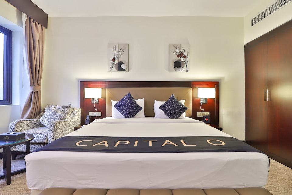 Capital O 246 Landmark Summit Hotel, Dubai From AED360