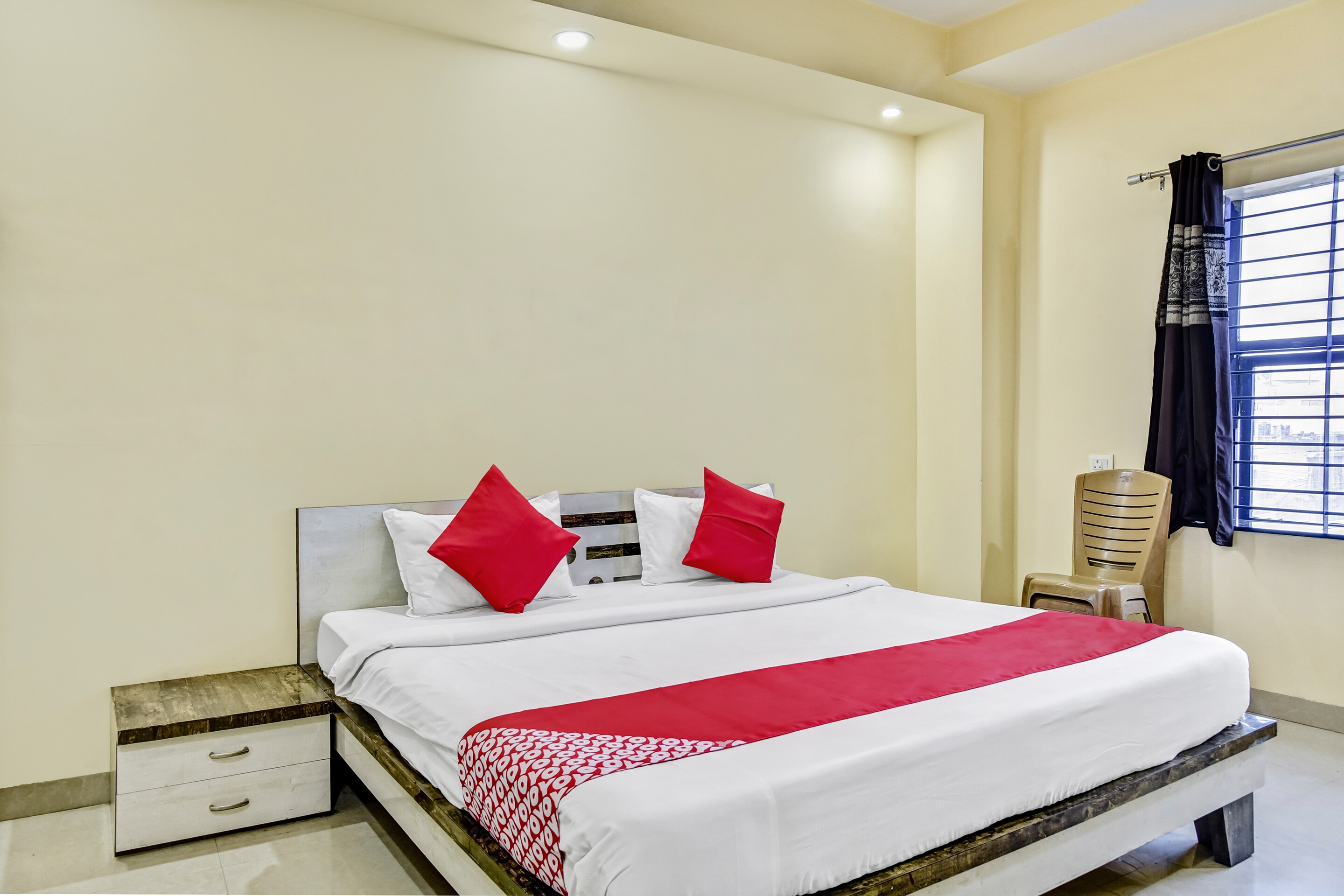 OYO 49998 Hotel Shree Mohan, OYO Rooms Betul, Book @ ₹1026 - OYO