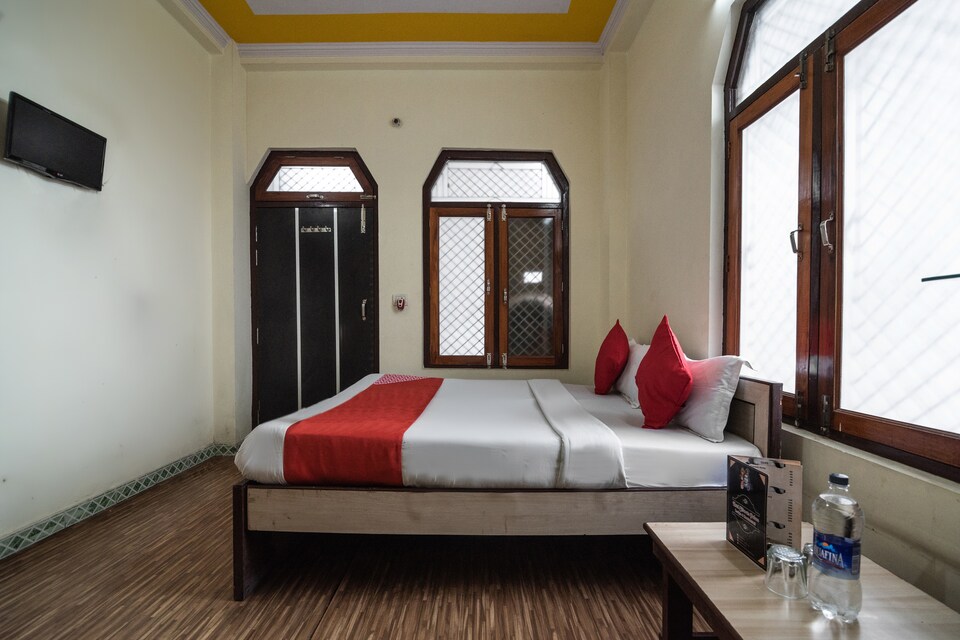 OYO 61650 Hotel Shivratan Palace, OYO Rooms Hamirpur-UP, Book @ ₹1095 - OYO