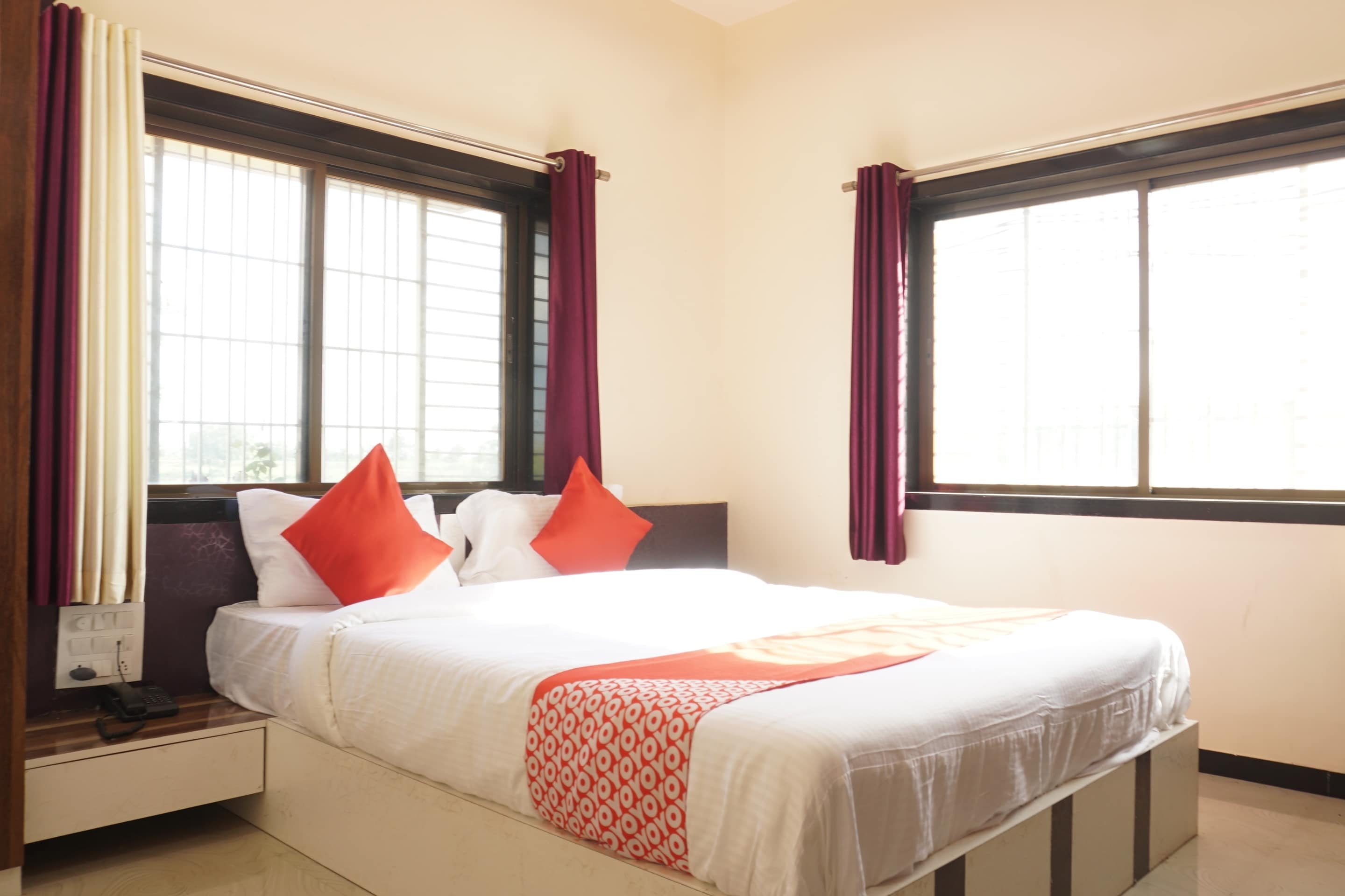 OYO Hotel Parag, OYO Rooms Solapur, Book @ ₹495 - OYO
