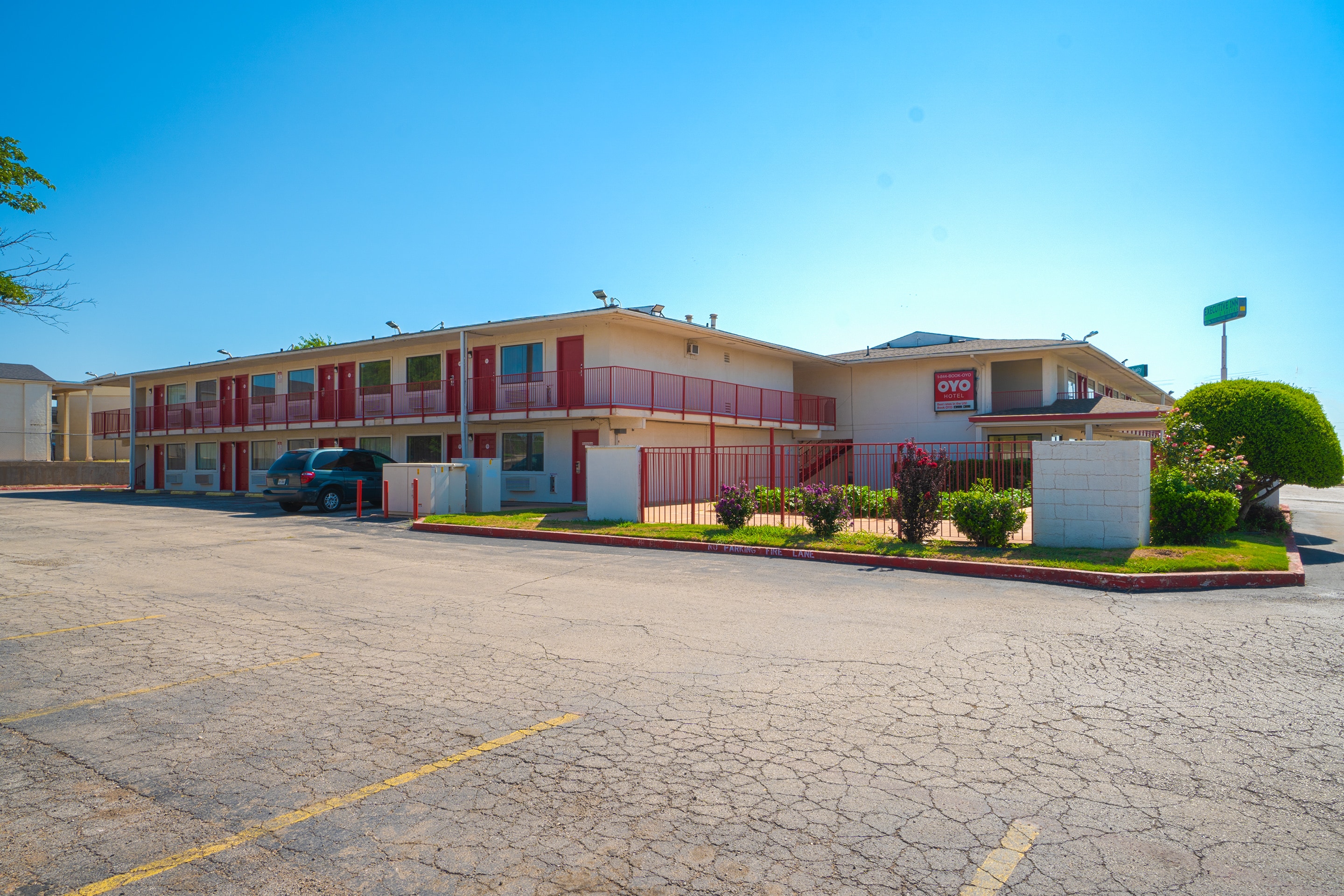 OYO Hotel Wichita Falls I-44 at Maurine St in Wichita Falls TX| Book ...