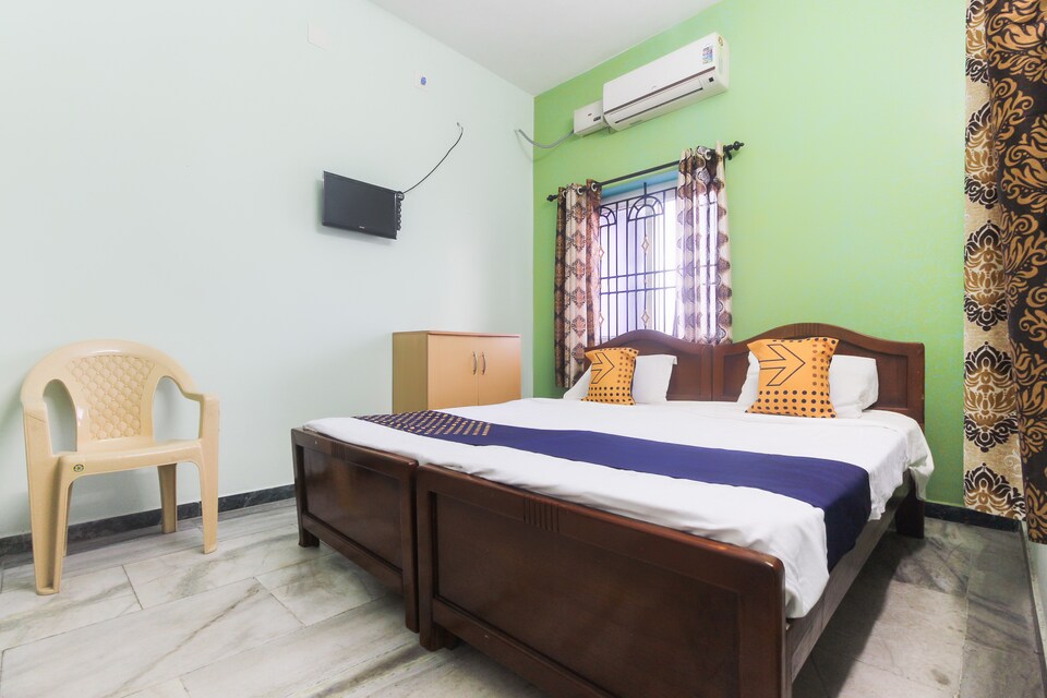 SPOT ON 62916 Sas Gem Lodge, SPOT ON Tirupur, Book @ ₹1095 - OYO