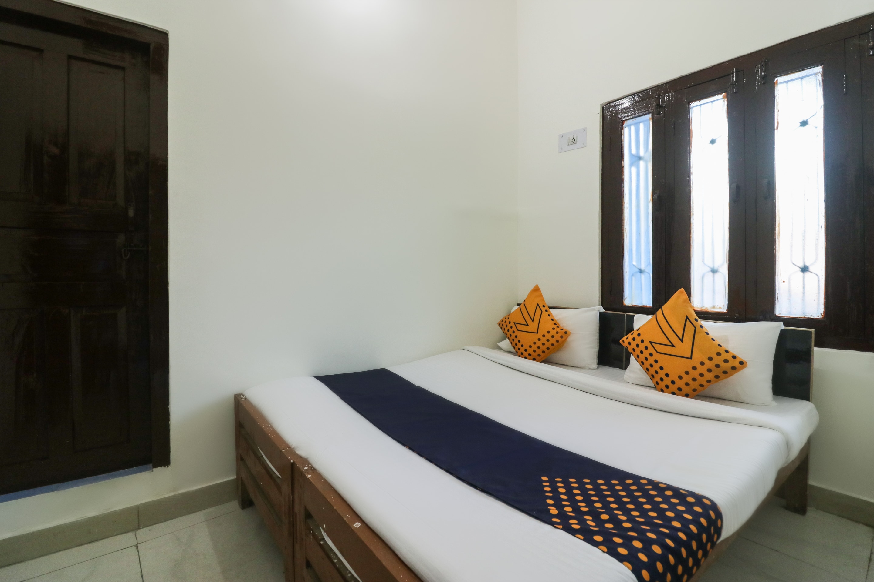 OYO Hotel Priyanka Tourist Lounge, OYO Rooms Uttarkashi, Book @ ₹494 - OYO