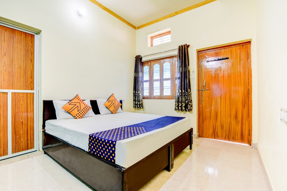 SPOT ON 63206 Usha Guest House, SPOT ON Varanasi, Book @ ₹1297 - OYO