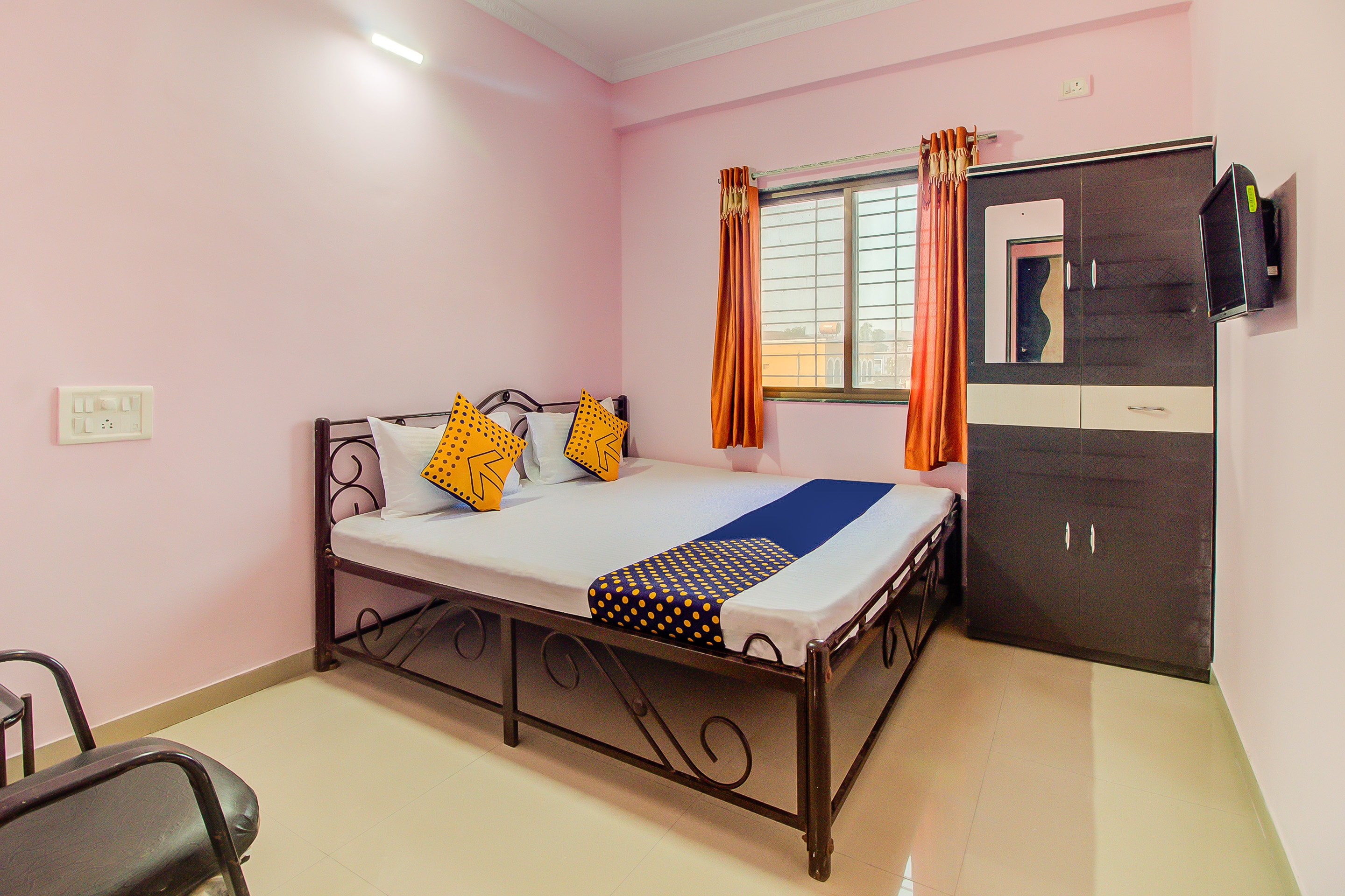 SPOT ON Hotel Swaraj Palace, SPOT ON Nashik, Book @ ₹444 - OYO