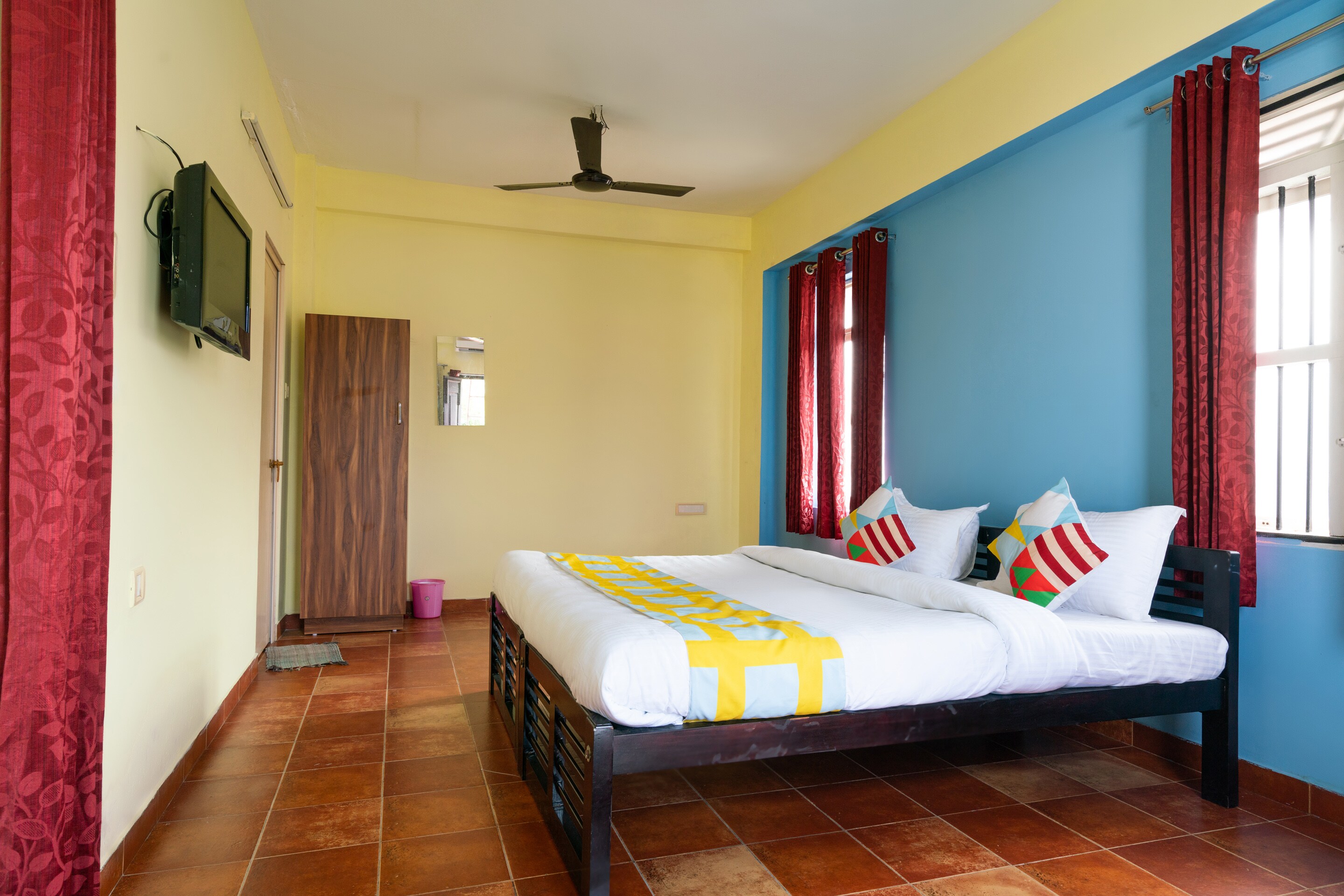 OYO Home 63706 Pleasant Stay Cherry Blooms, Home Kochi, Book @ ₹1095 - OYO