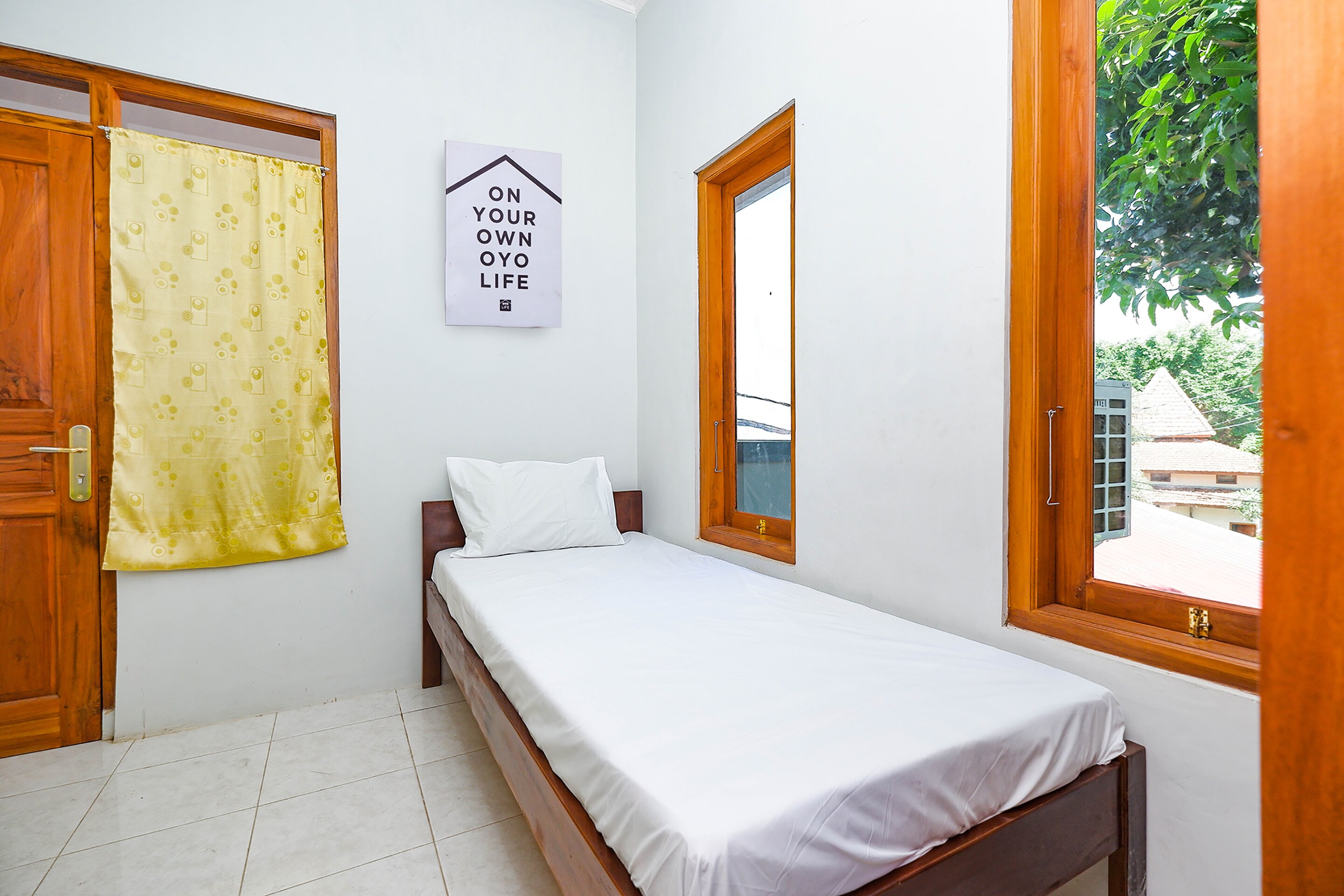 OYO Life D'Homey Life, OYO Living Solo, Book @ Rp318849 - OYO