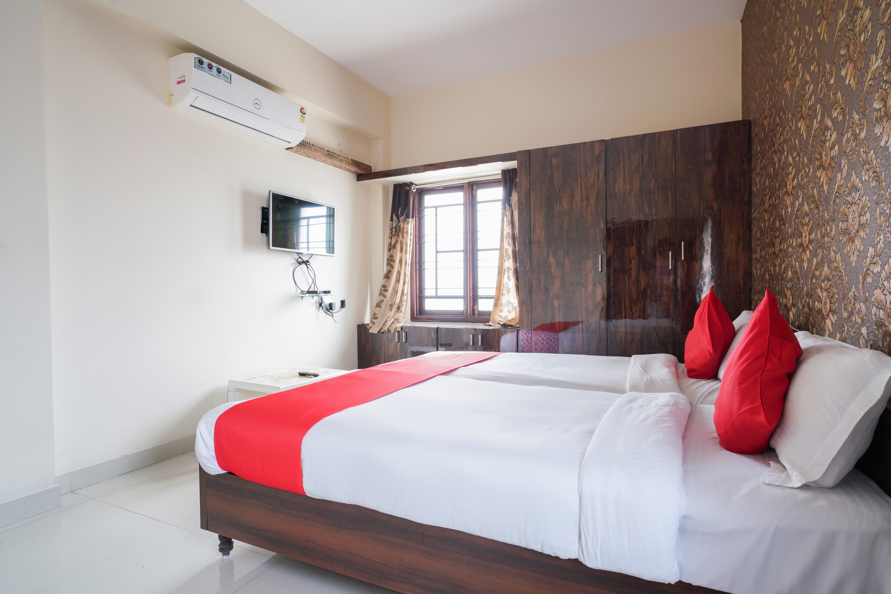 OYO Flagship 64283 J and J Guest House, Flagship Hyderabad, Book ...