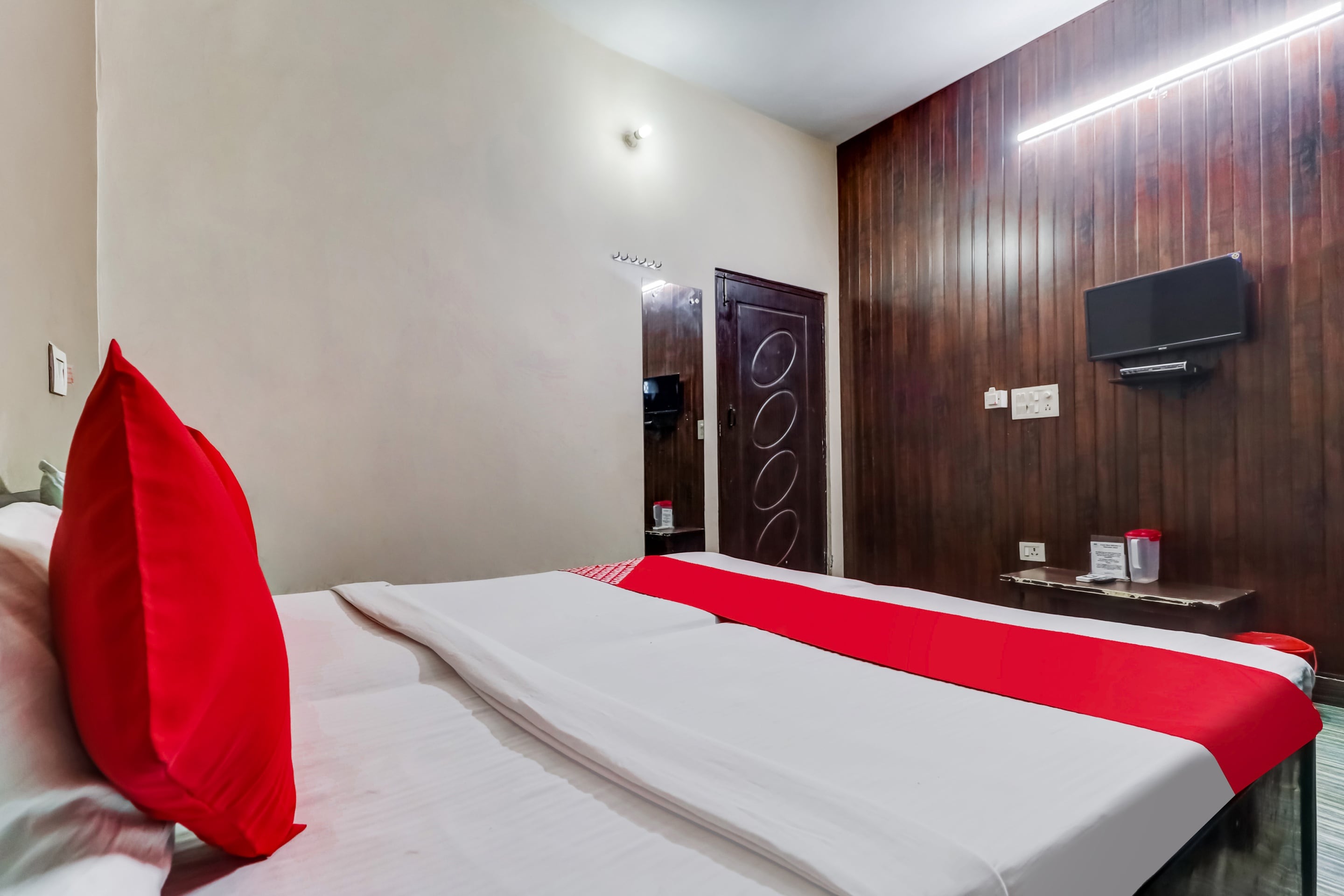 Hotel O Downtown Stays, OYO Rooms Dehradun, Book @ ₹1086 - OYO