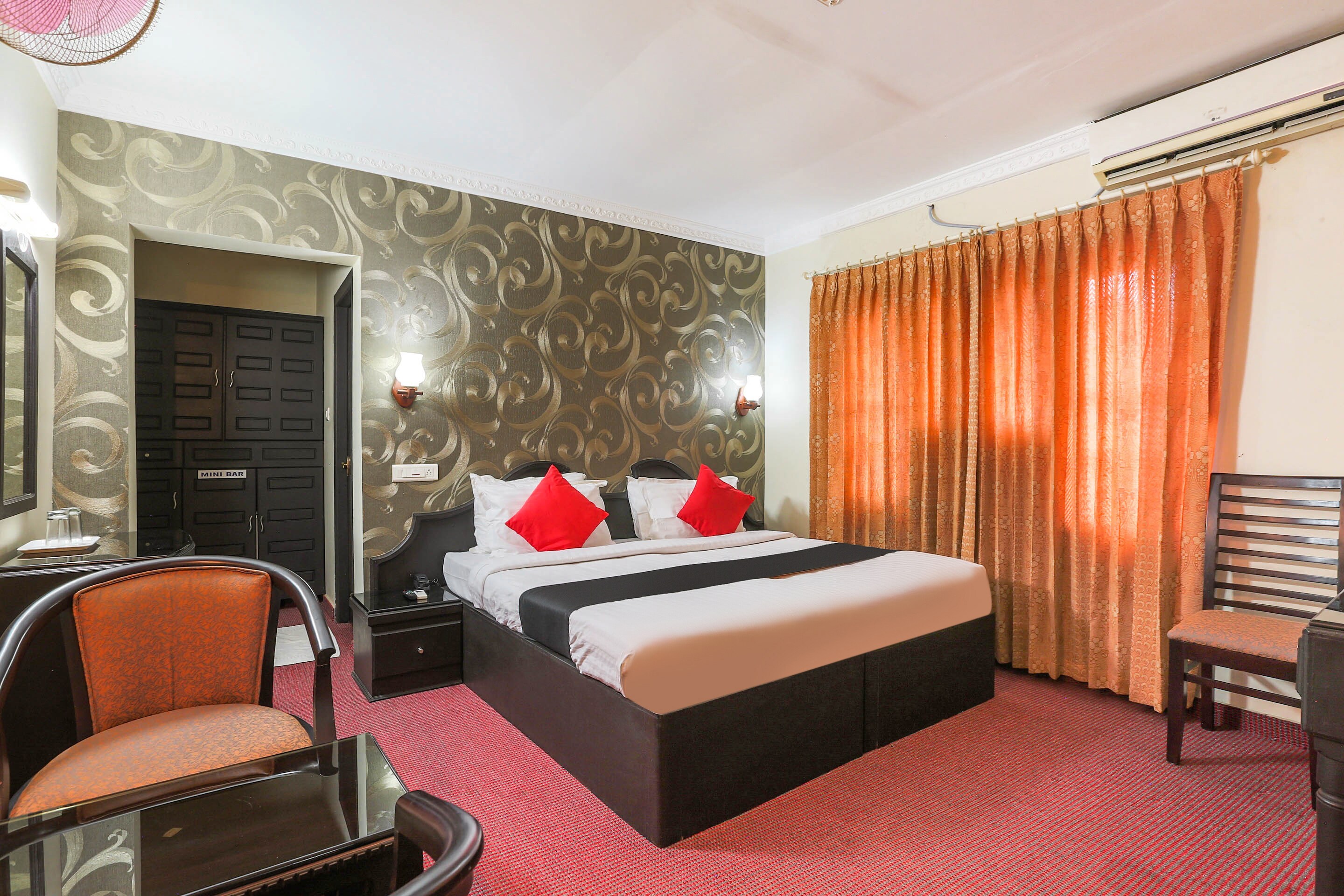 Capital O 65141 Hotel Indigo Inn, Capital O Khargone, Book @ ₹1095 - OYO
