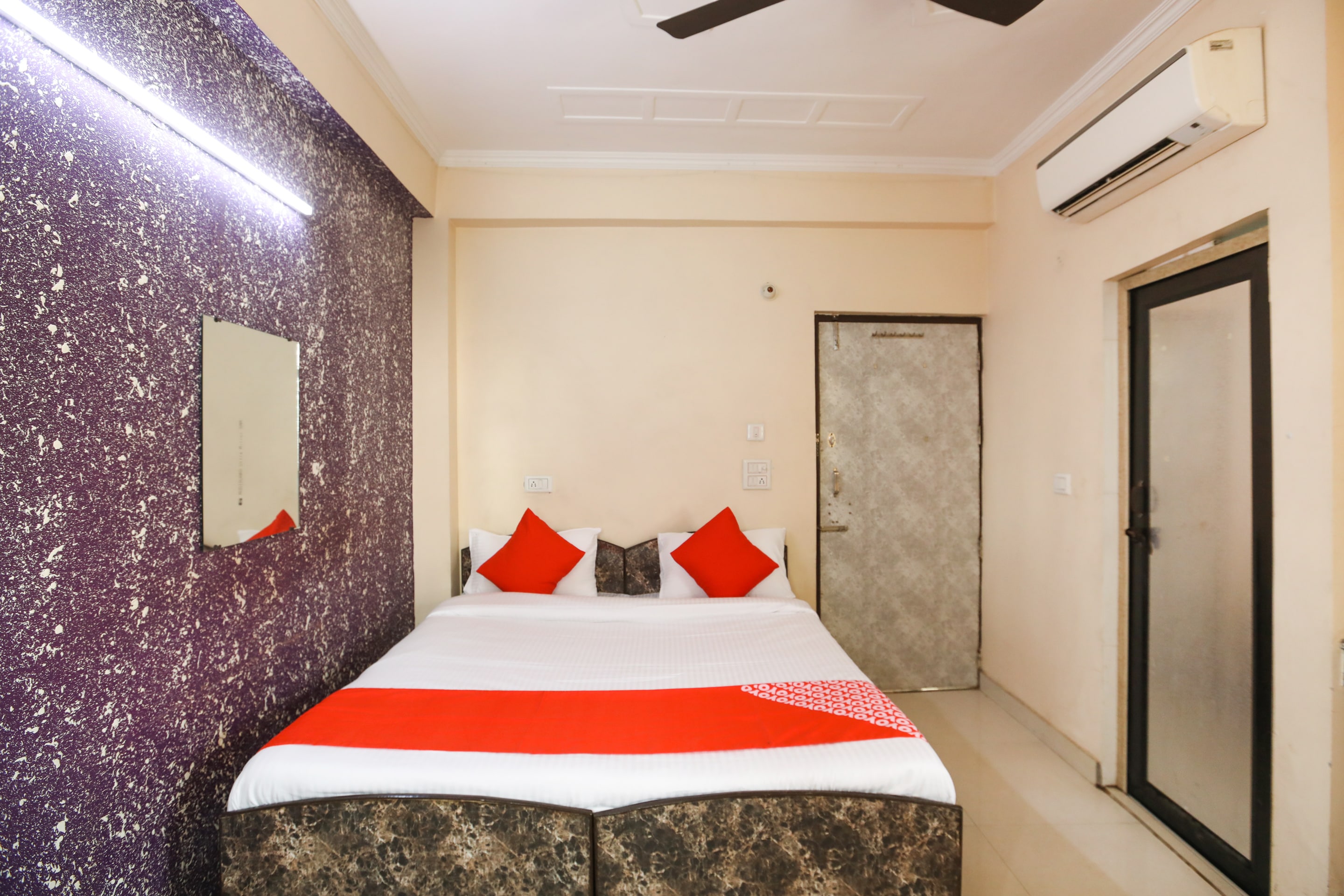OYO Nest Near Botanic Garden Of Indian Republic, OYO Rooms Noida, Book ...