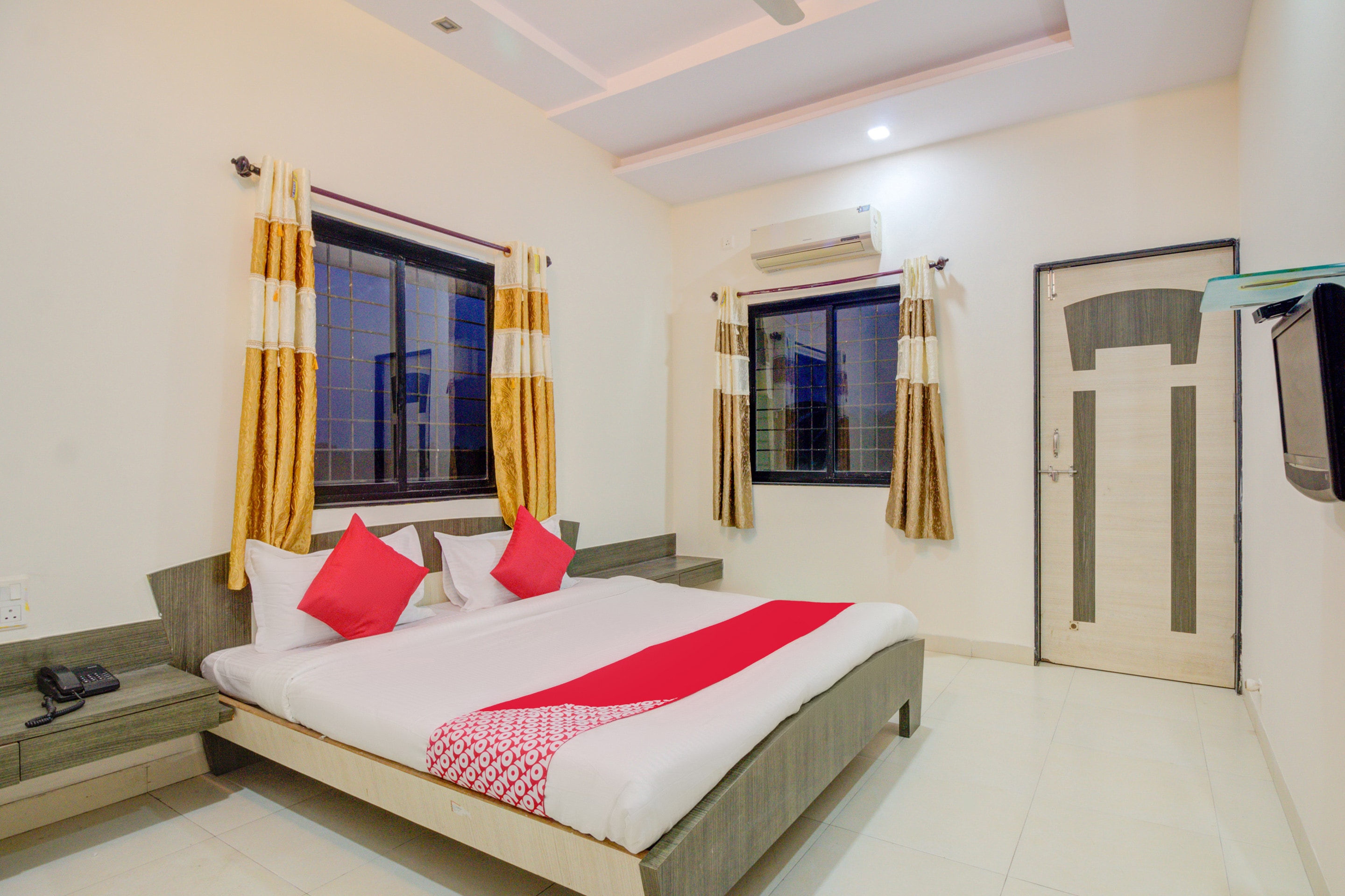 OYO Hotel Ravine, OYO Rooms Satara, Book @ ₹451 - OYO
