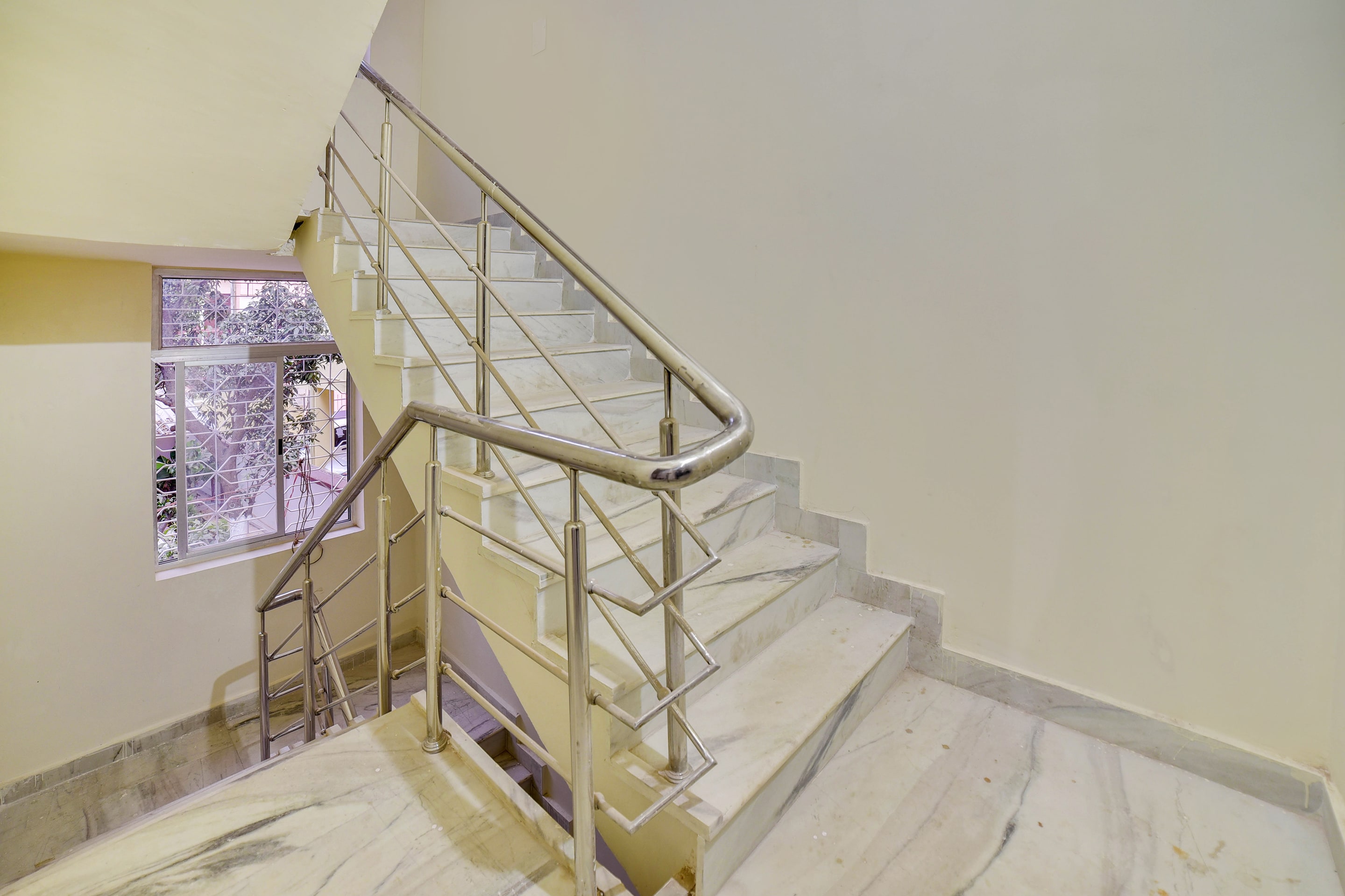 Hotel O AA Corporate Guest House, Flagship Ranchi, Book @ ₹874 - OYO