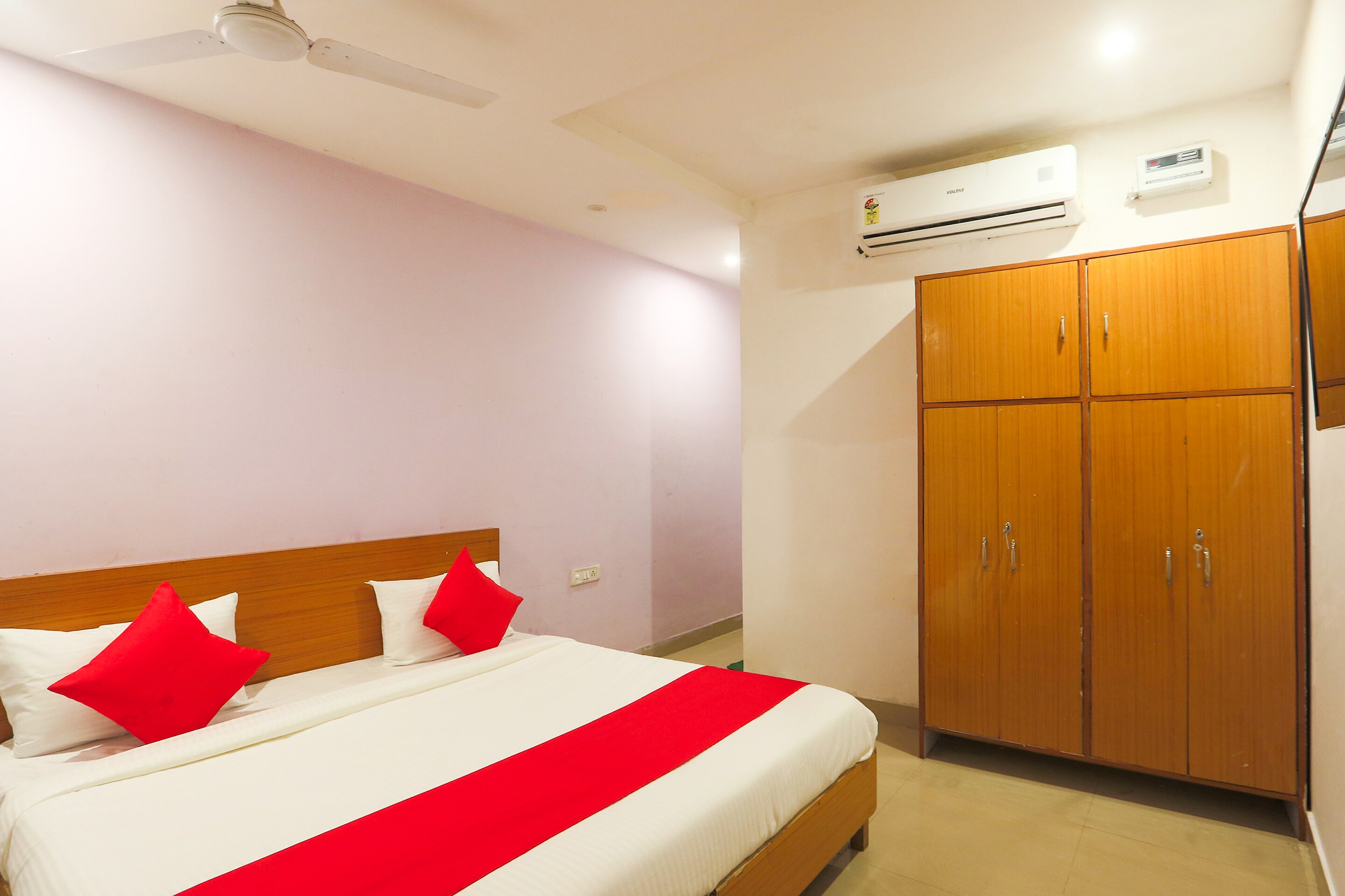 OYO 66409 Apna Pg And Guest House , OYO Rooms Gurgaon, Book @ ₹1095 - OYO