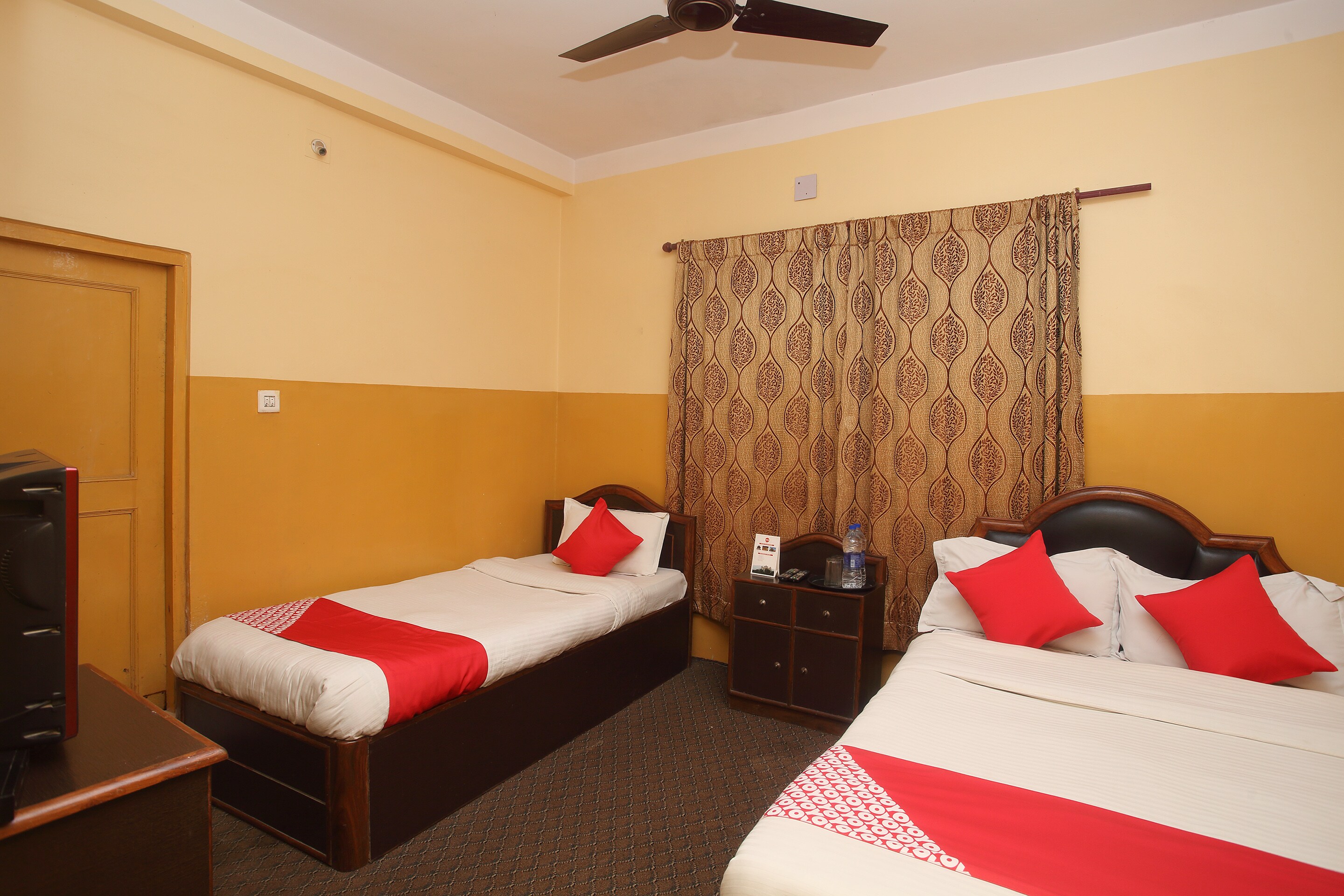 OYO 705 Hotel De Namaste, OYO Rooms Surkhet, Book @ NPR2697 - OYO