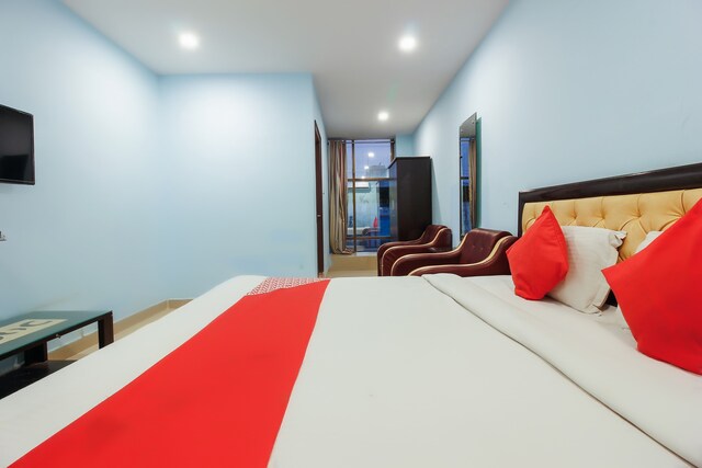 Hotels Near Madhapur, Hyderabad from ₹462