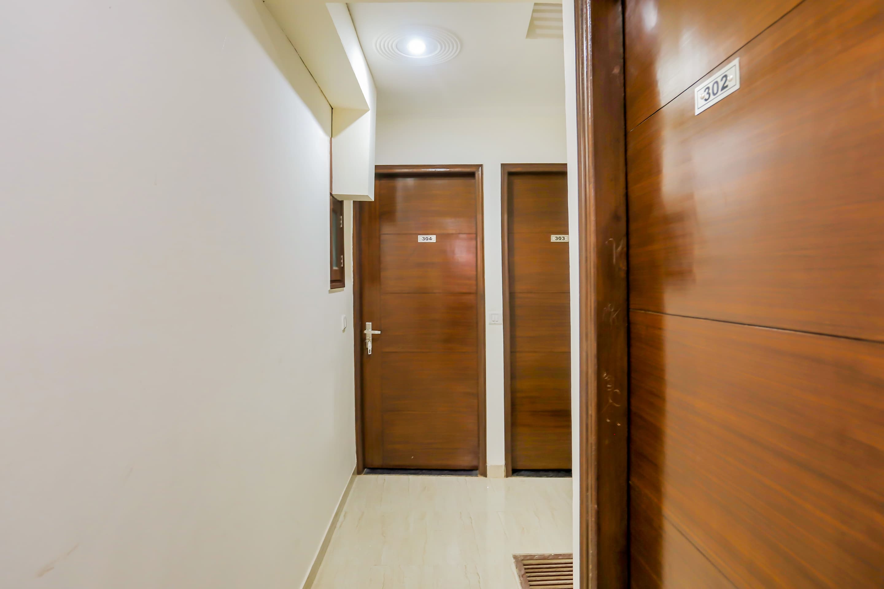 Hotel O Mahipalpur Extension Near Airport, Flagship Delhi Transit, Book ...