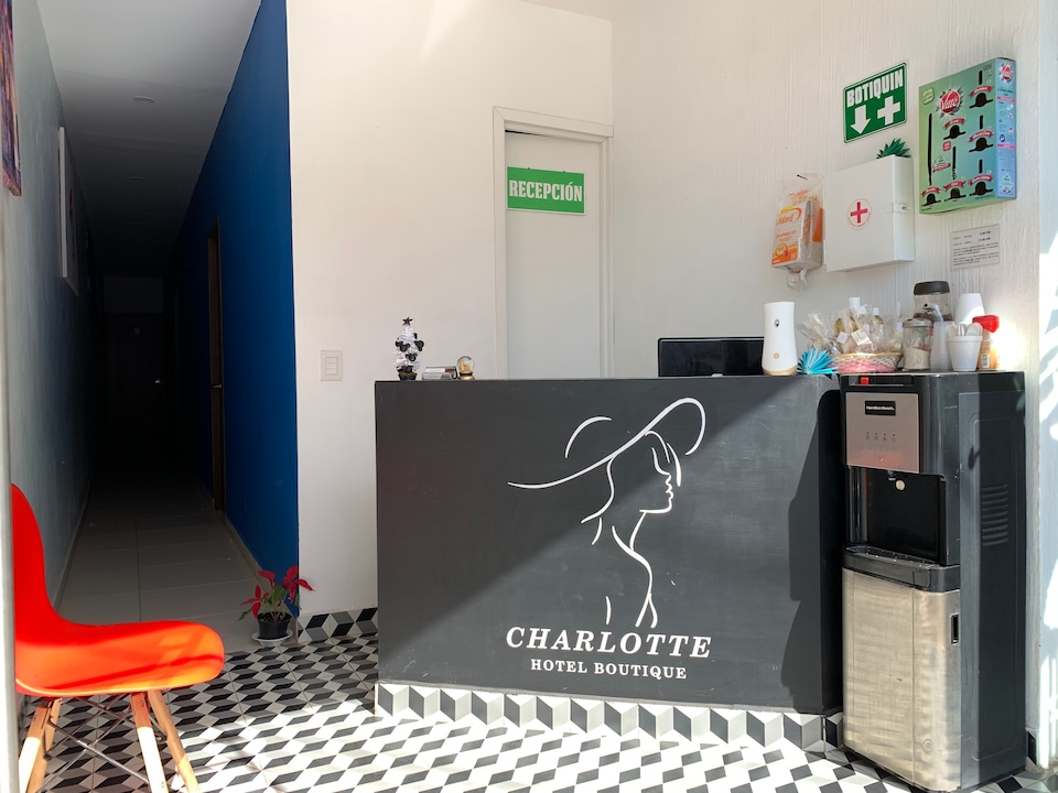 Capital O Hotel Boutique Charlotte, Capital O Arandas, Book @ MXN2697 - OYO