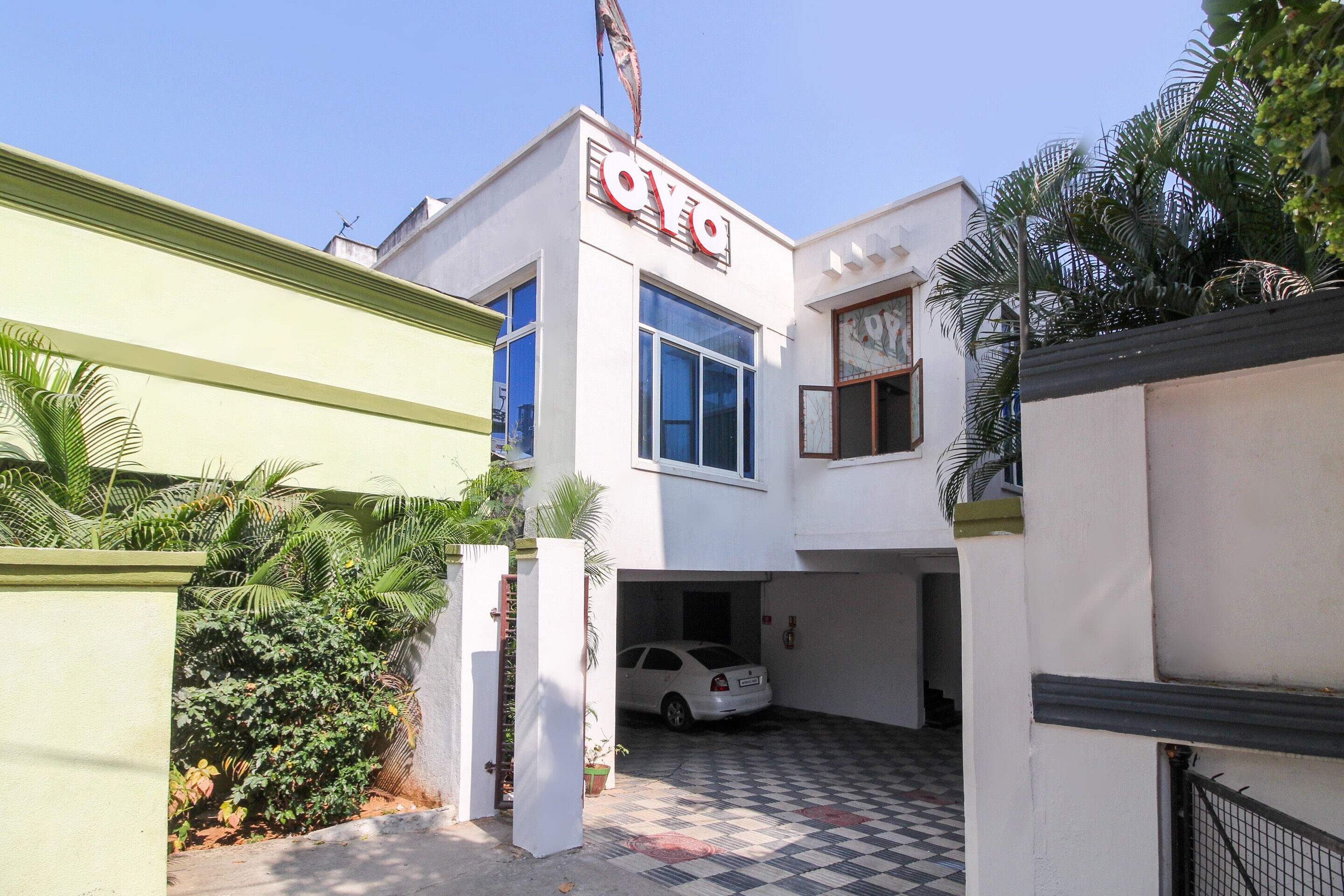 LIVE as HYD2419, OYO Rooms Hyderabad, Book @ ₹1095 - OYO