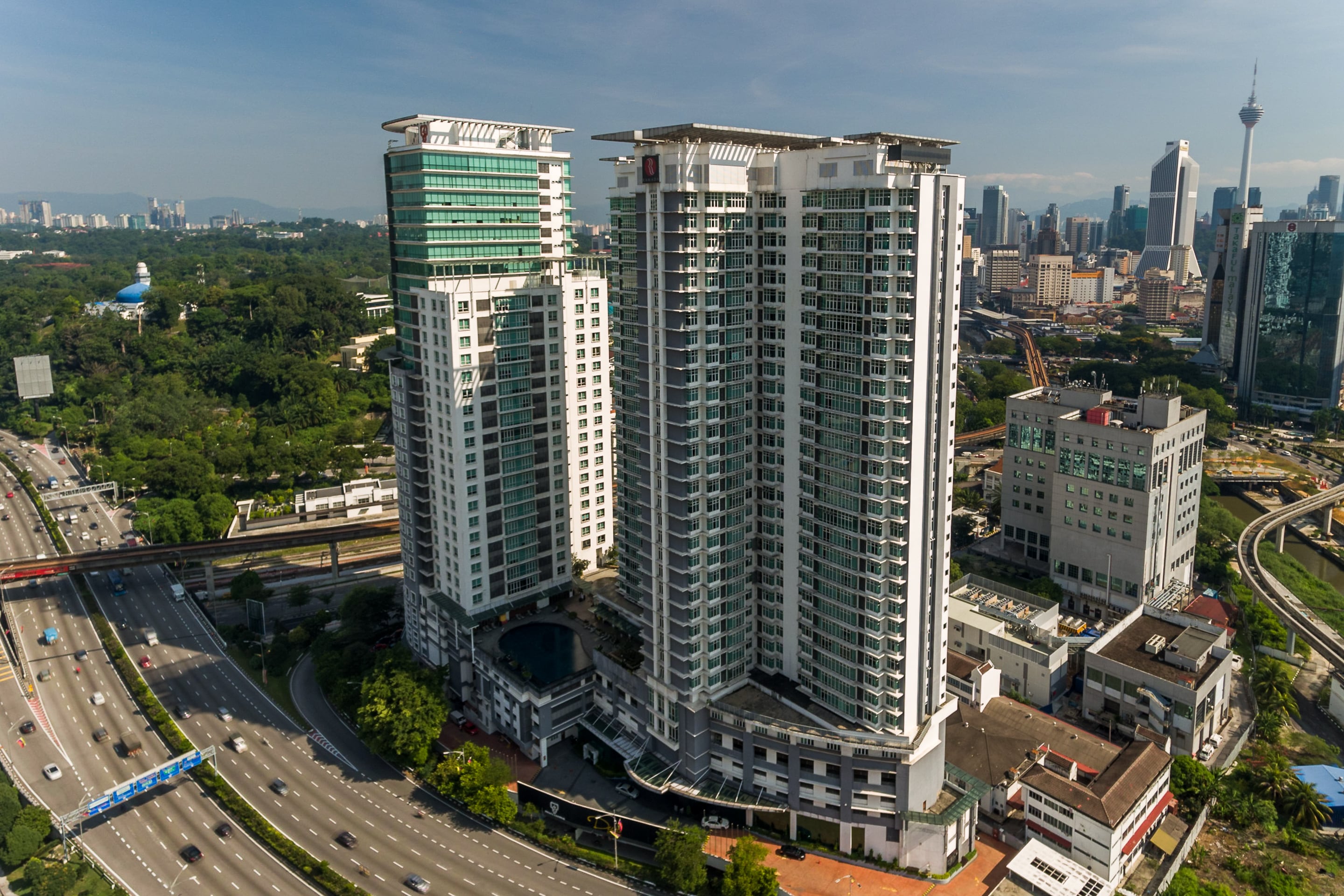 OYO Home 89721 Marvelous Studio Dua Sentral - Memoire Suites, Home ...