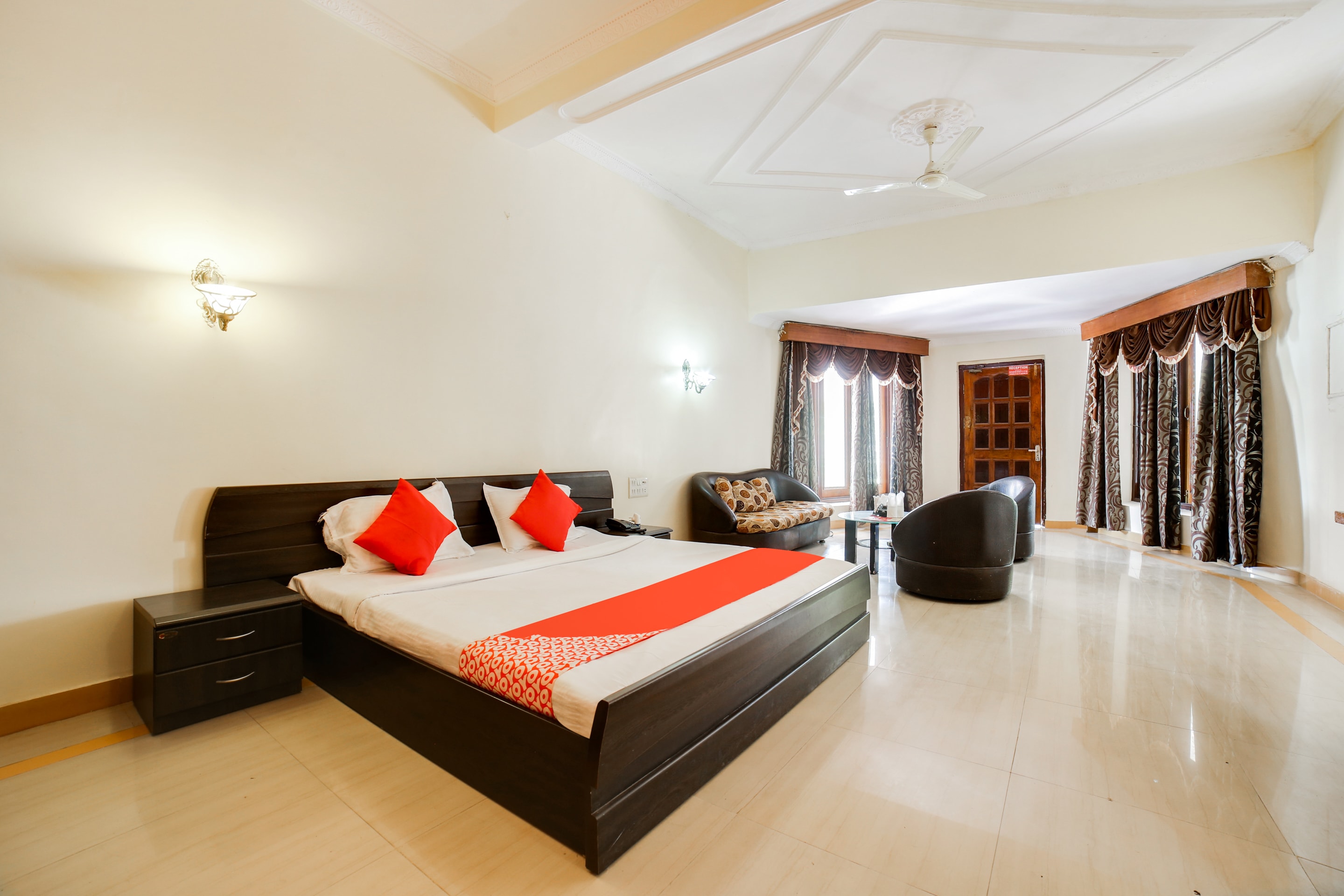OYO 69887 Lake View Resort , OYO Rooms Rewa, Book @ ₹1095 - OYO