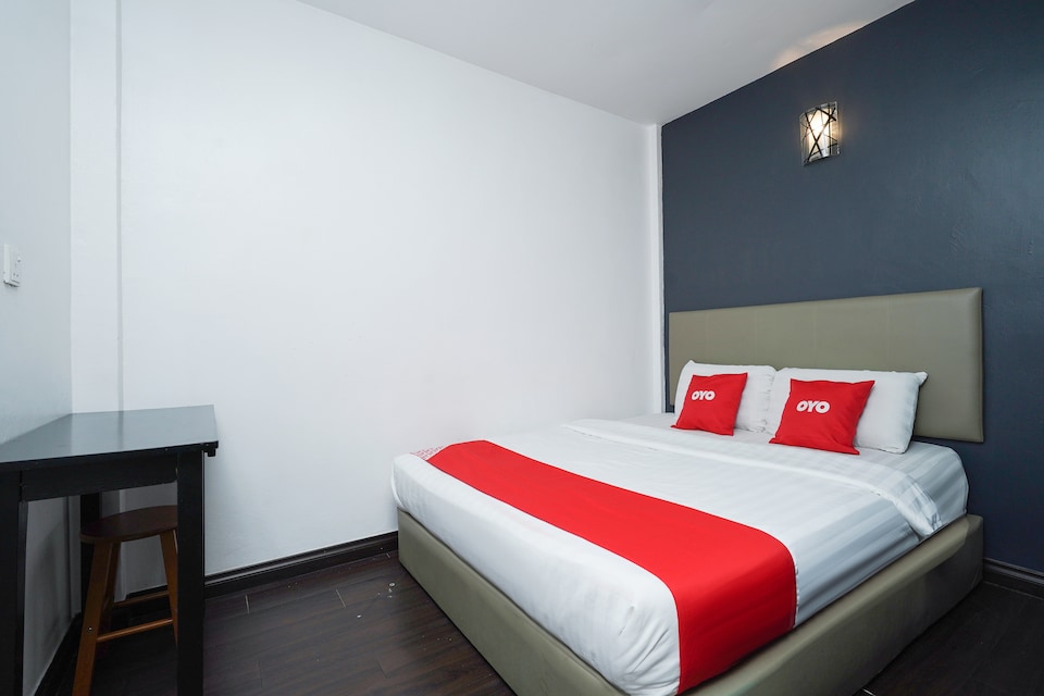 OYO 89895 Senses Budget Hotel , OYO Hotels Dengkil, Book @ RM75 - OYO