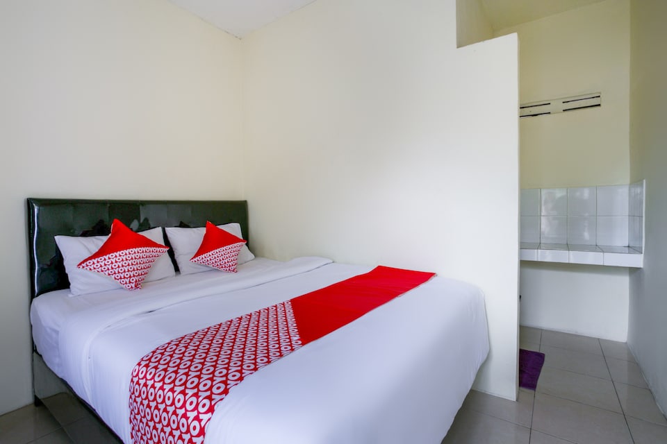 OYO 2996 Penginapan Villa Balong Bho Syariah, OYO Hotels Kabupaten ...