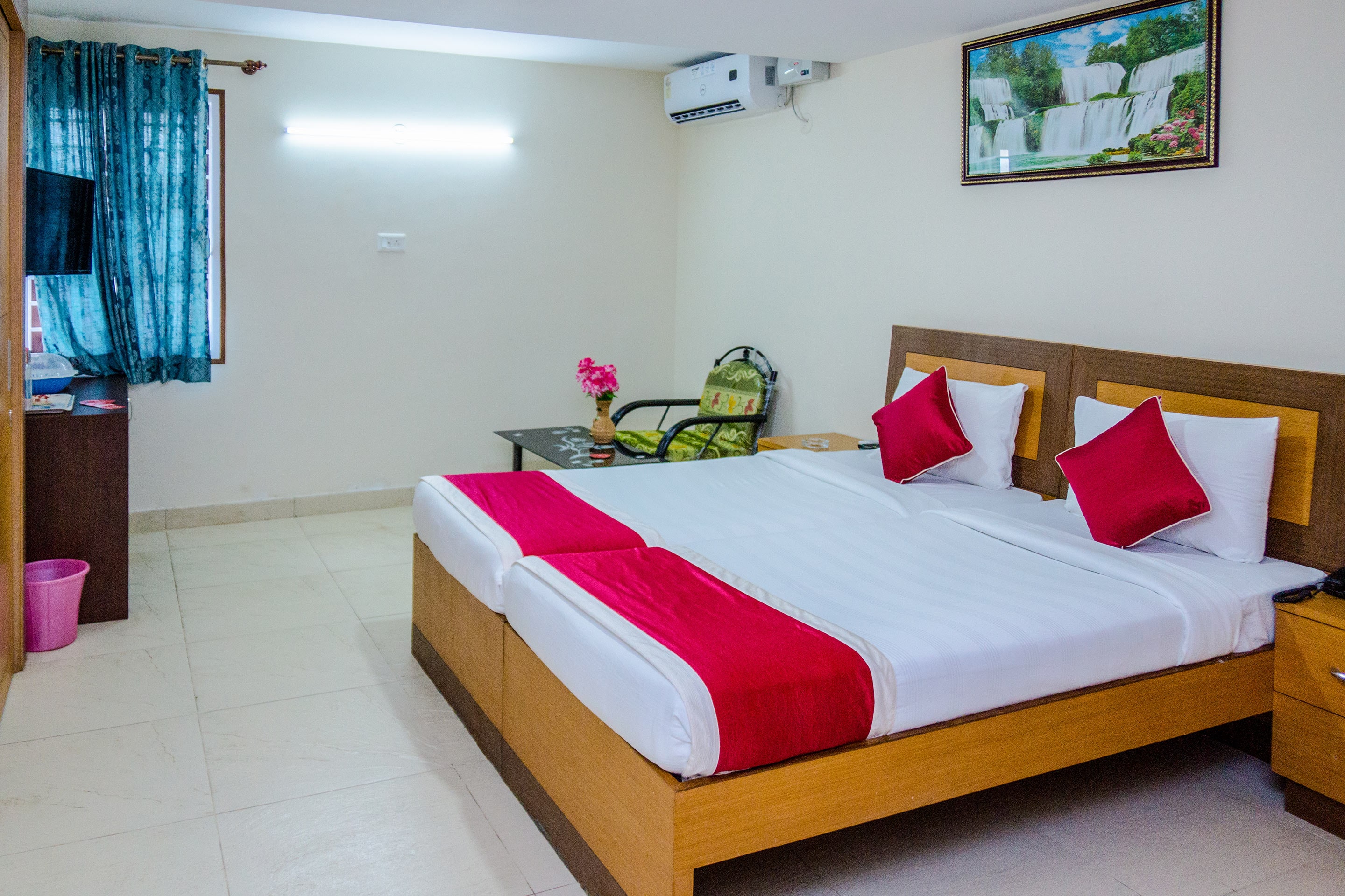 OYO 5852 White Feather, OYO Rooms Bangalore, Book @ ₹1095 - OYO