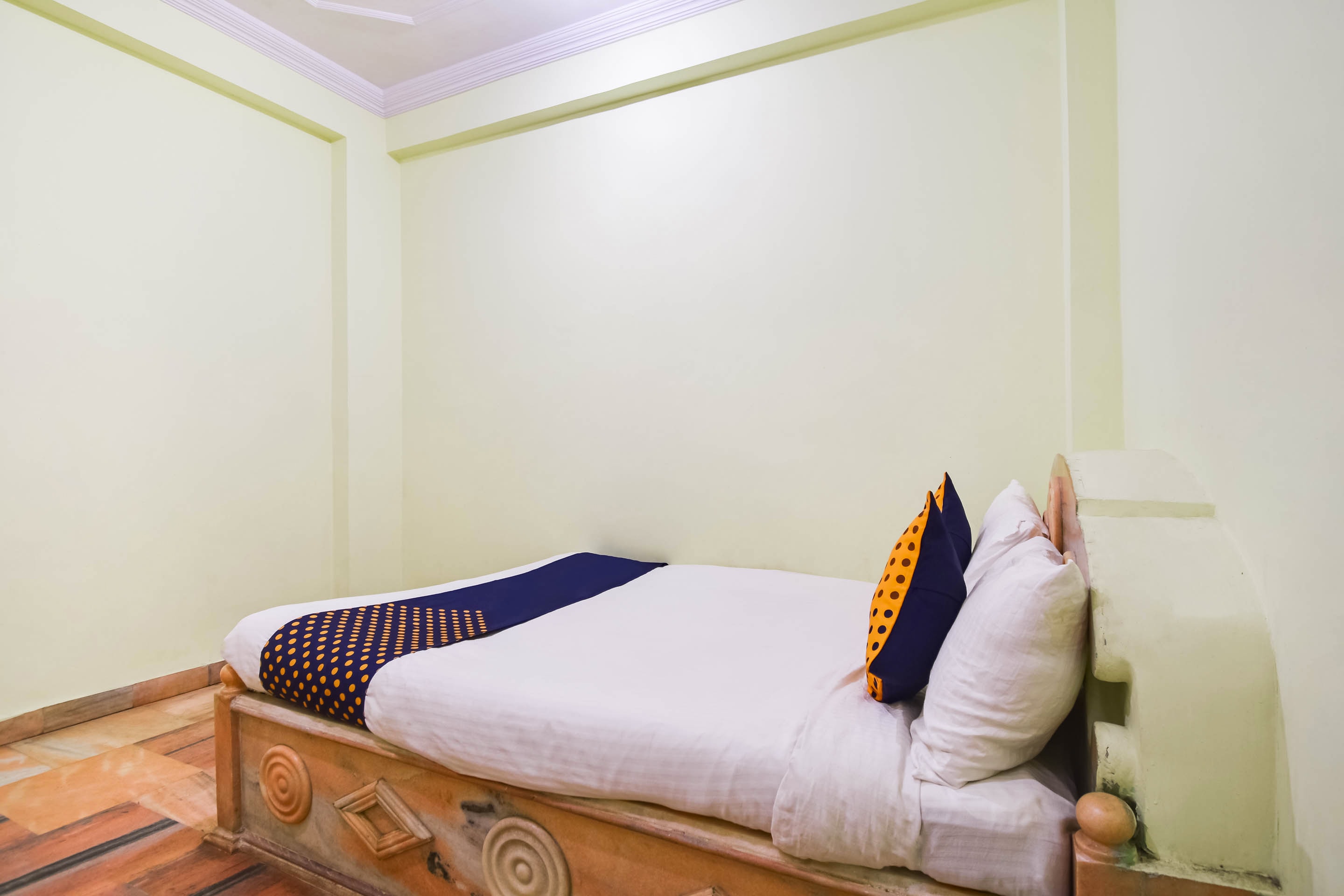 SPOT ON Hotel Red Tomato, SPOT ON Jaipur, Book @ ₹684 - OYO