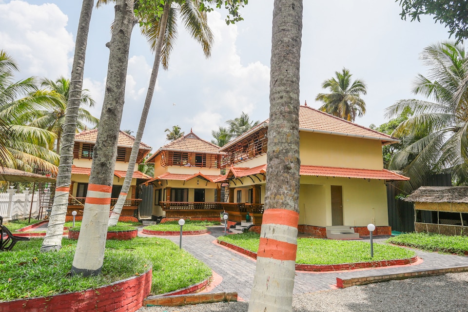 OYO 71250 Sparrow Nest River View Resort , OYO Rooms कुमारकोम, Book ...